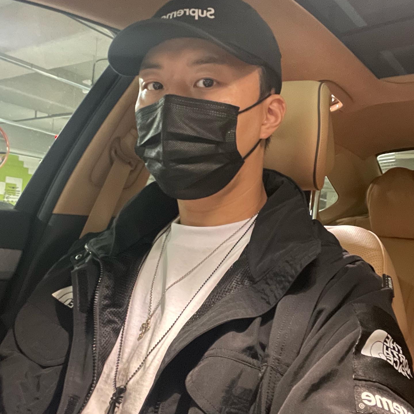 (@_jnkkk) 님의 게시물 | KREAM