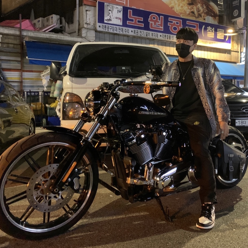 (@_jnkkk) 님의 게시물 | KREAM