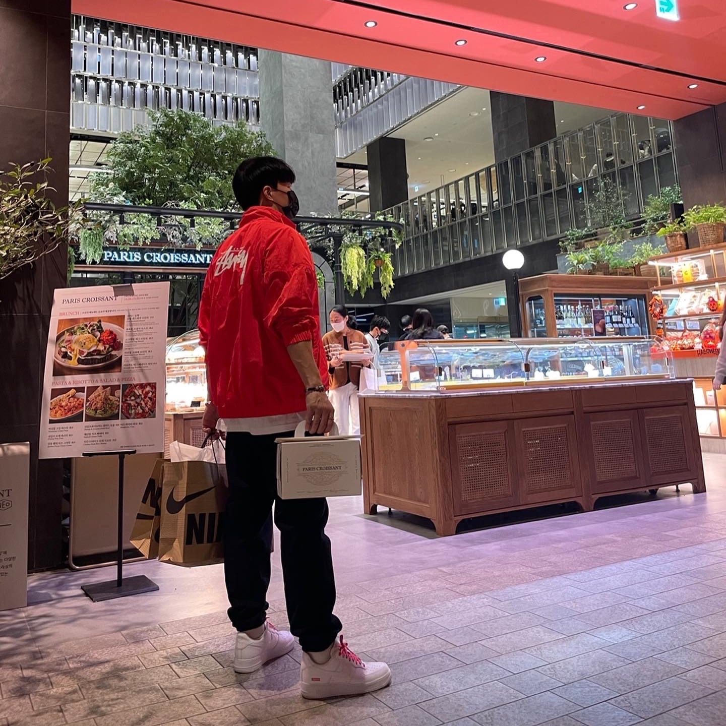 (@_jnkkk) 님의 게시물 | KREAM