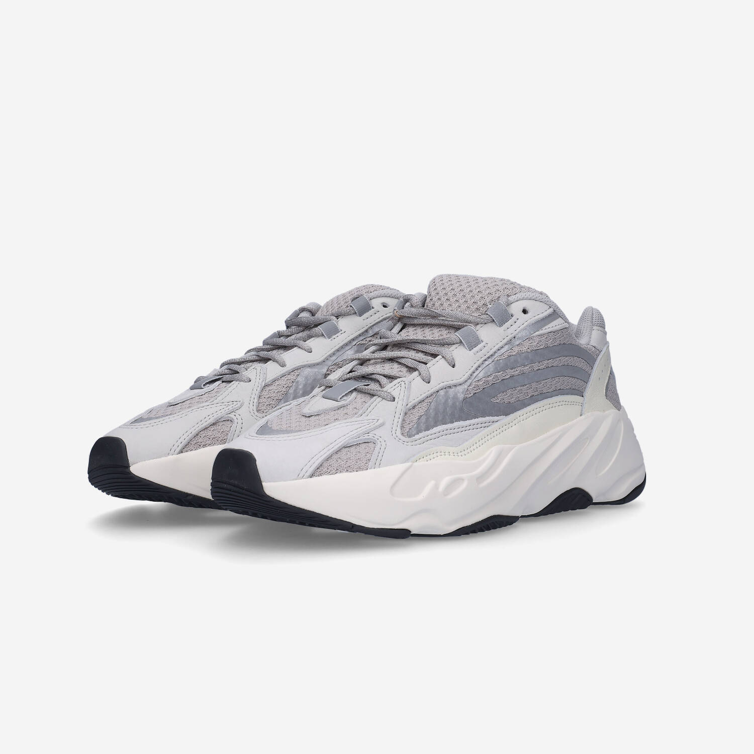 아디다스 이지 부스트 700 V2 스태틱 2022 | KREAM