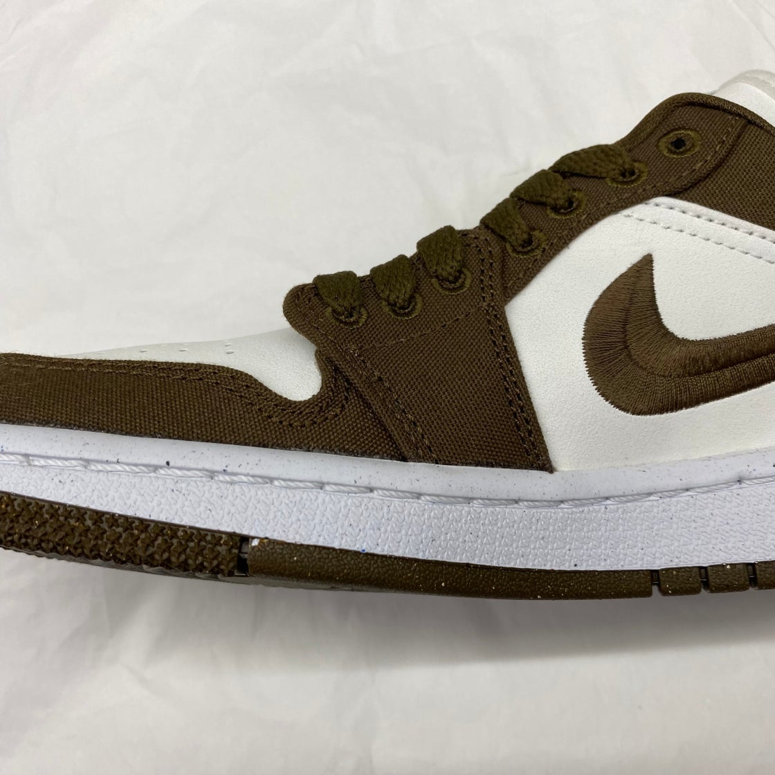 (W) 조던 1 로우 SE 라이트 올리브 | KREAM