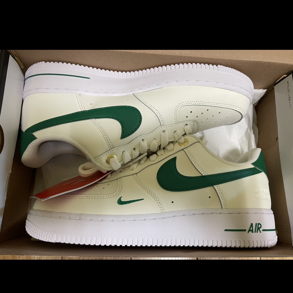 instagram : ... (@kream__sg) 님의 게시물 | KREAM