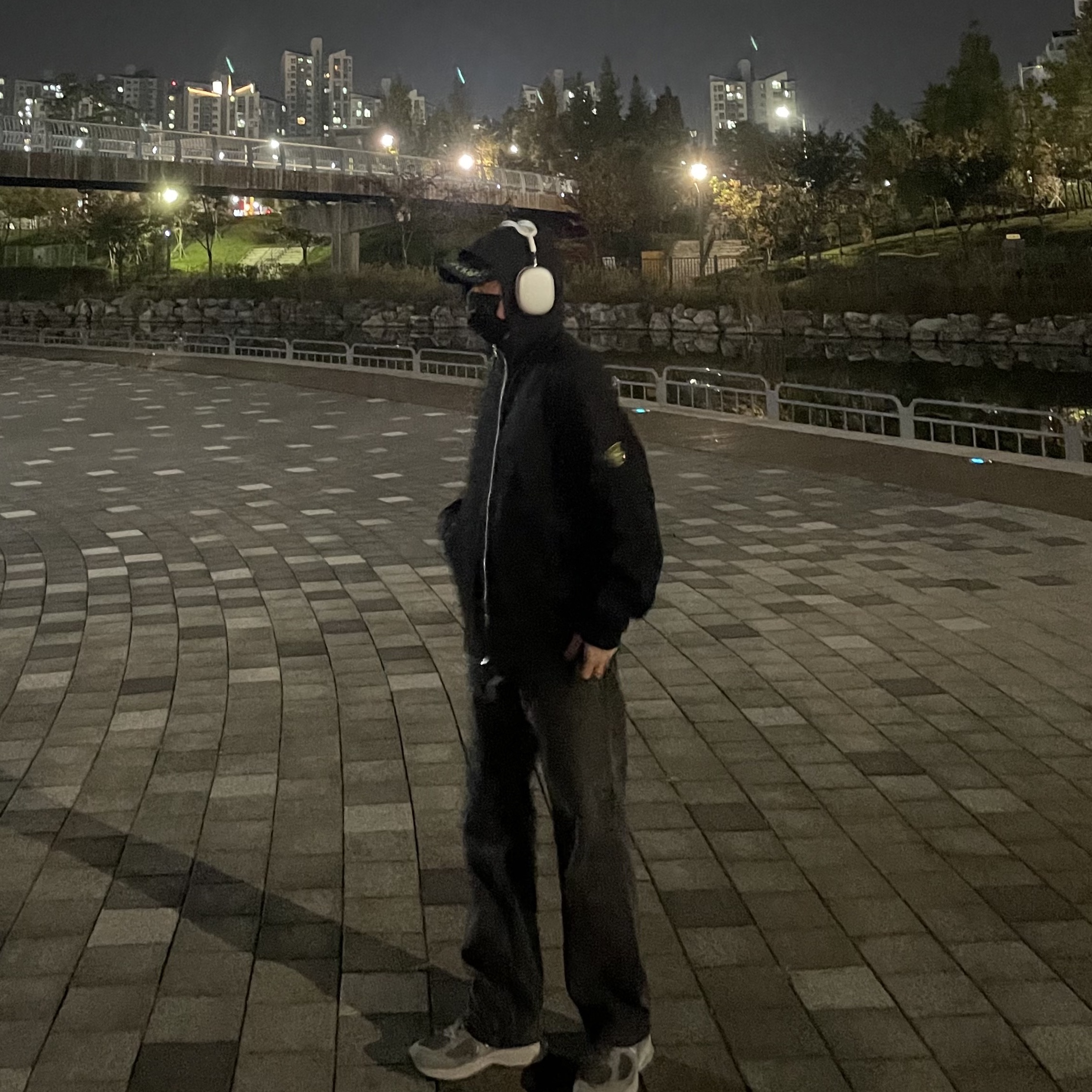 (@invade_jh) 님의 게시물 | KREAM