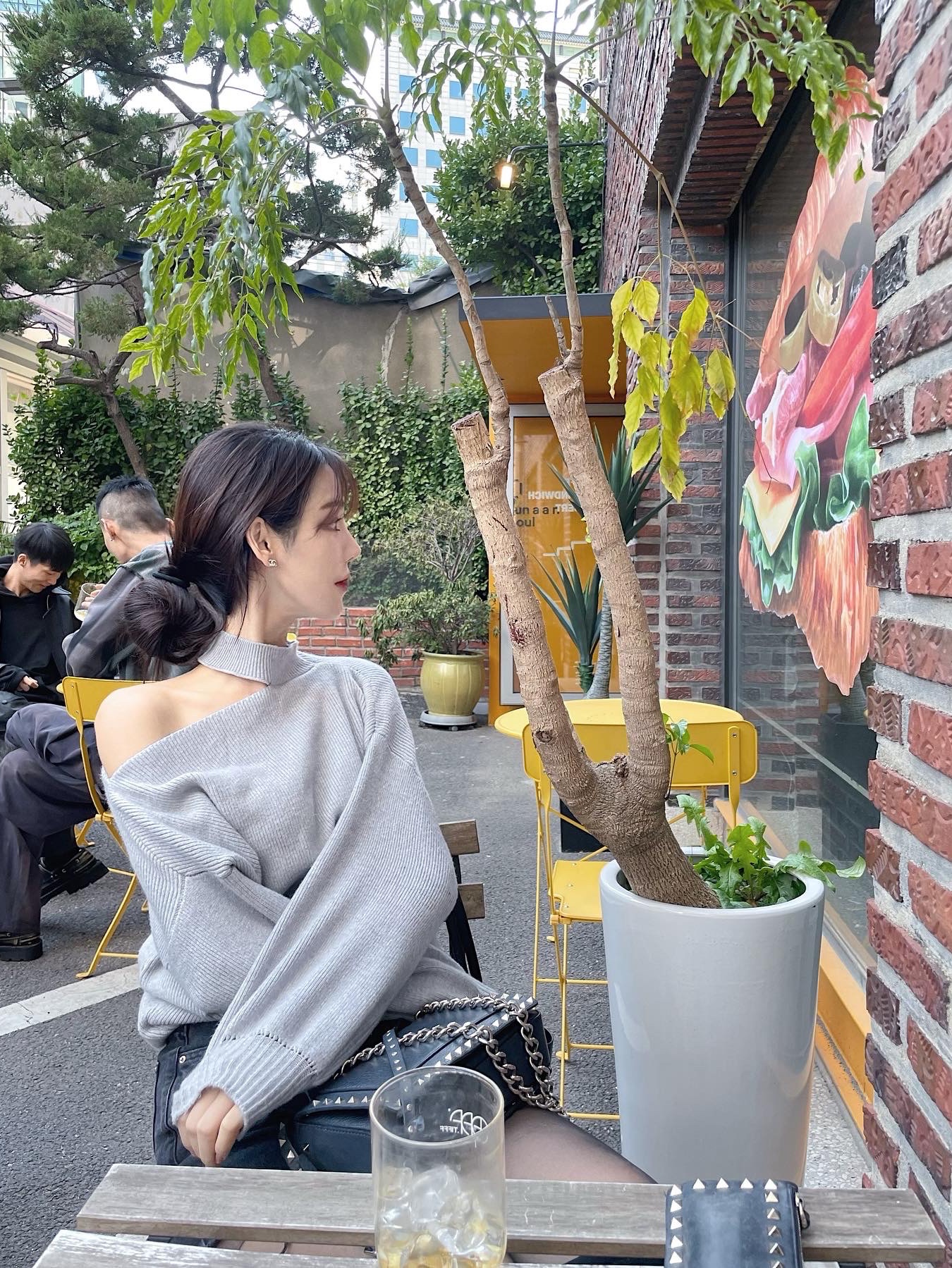 📍insta: @hai... (@hailey_.hk) 님의 게시물 | KREAM