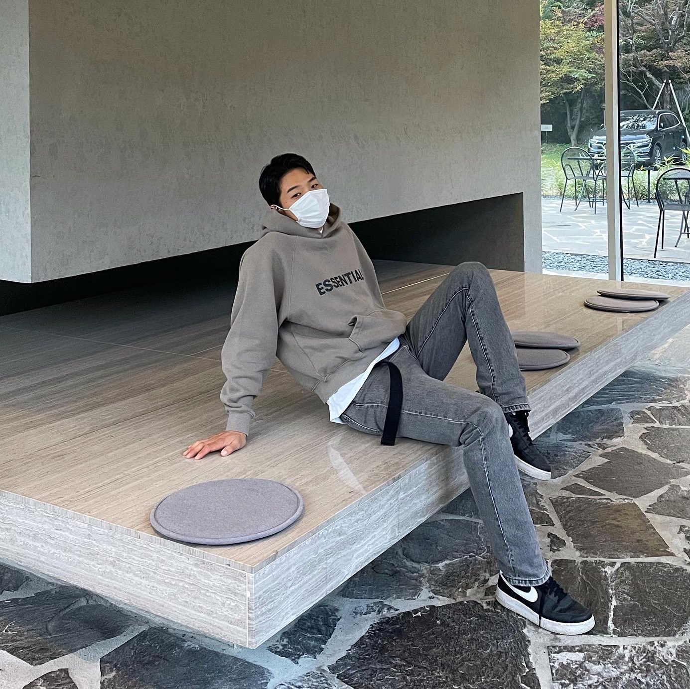 (@meta.hoon) 님의 게시물 | KREAM