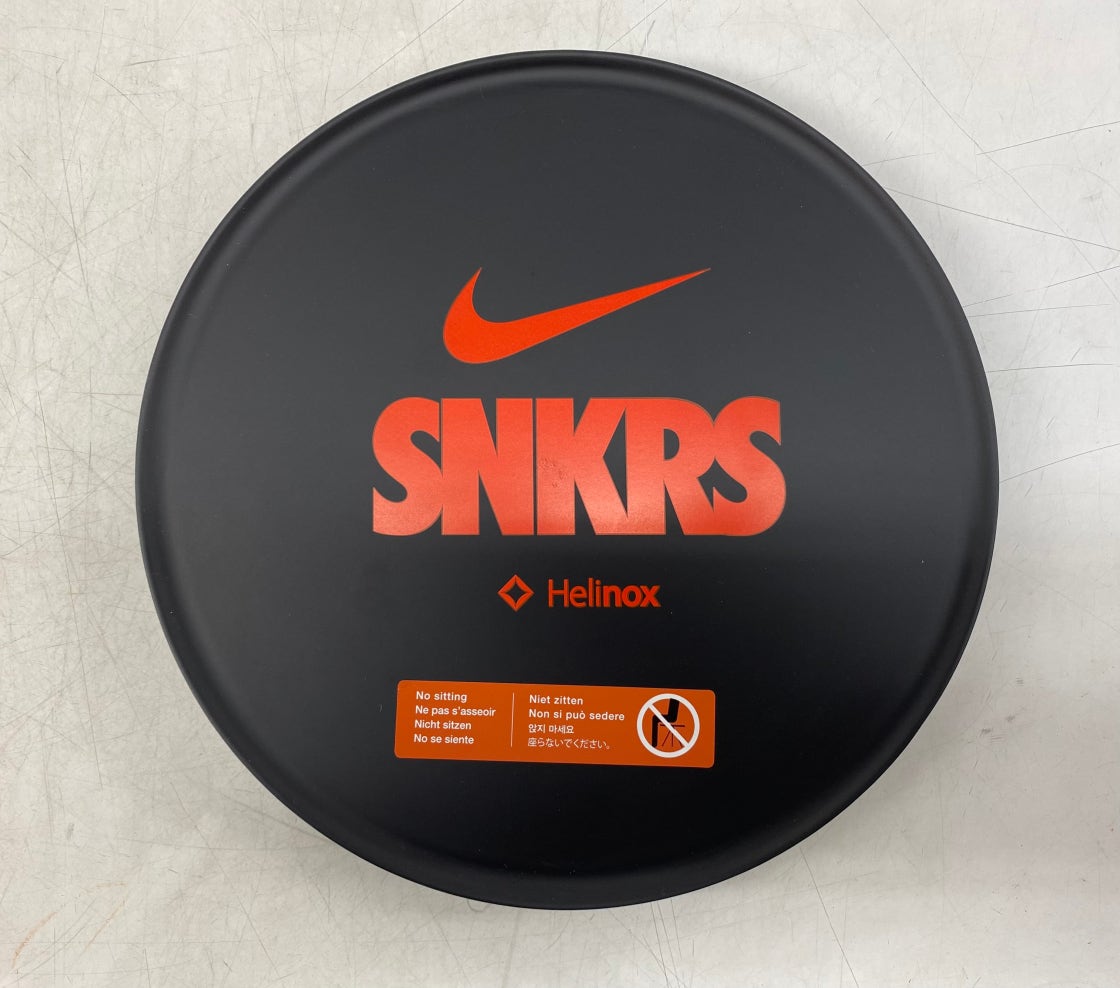 헬리녹스 x 나이키 SNKRS 라운지 테이블 오 블랙 | KREAM