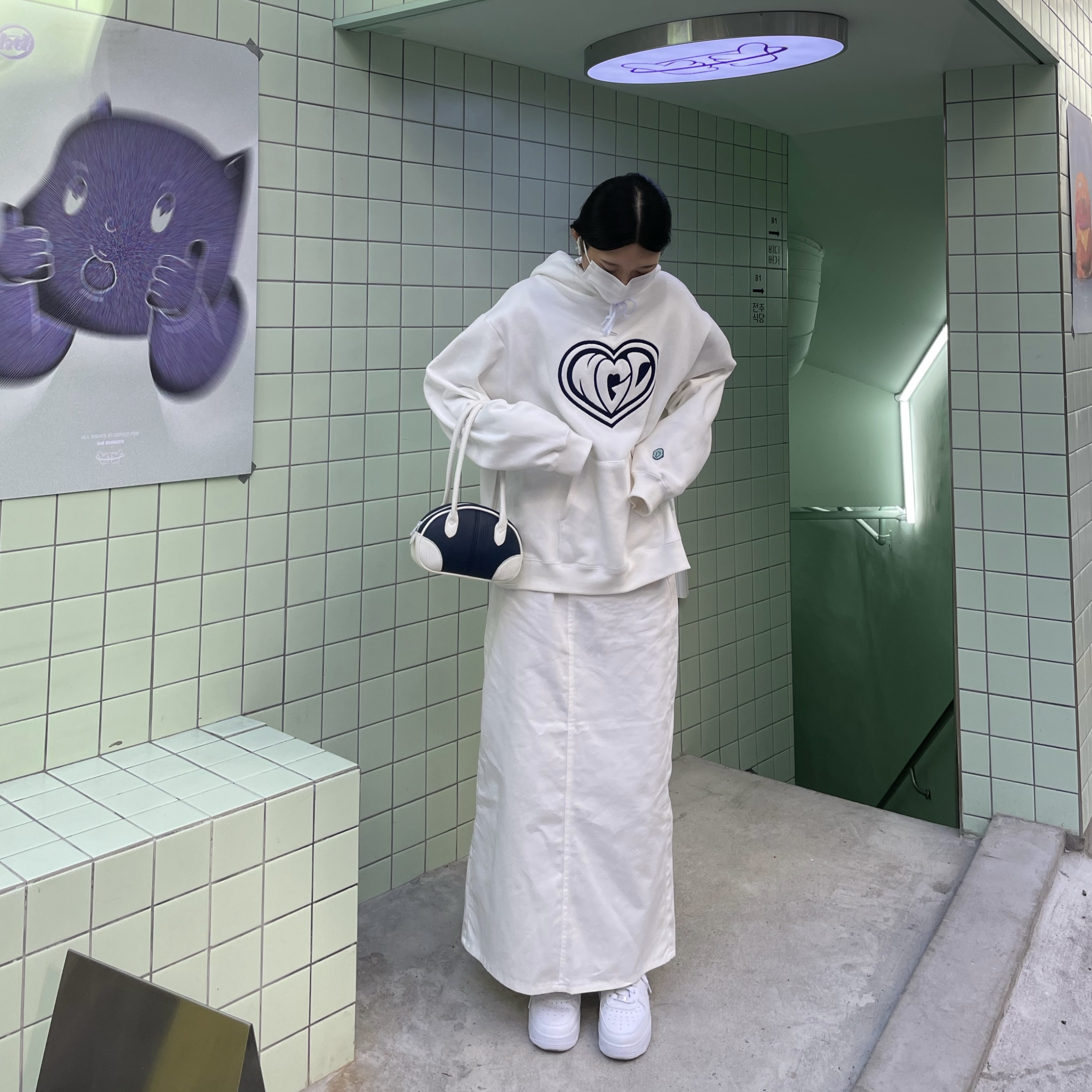 즈흐..걸푸ㄹrㄴ..^_−☆ (@j.hingg) 님의 게시물 | KREAM