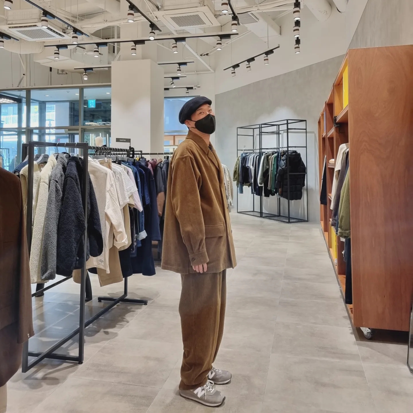 june j (@junej) 님의 게시물 | KREAM