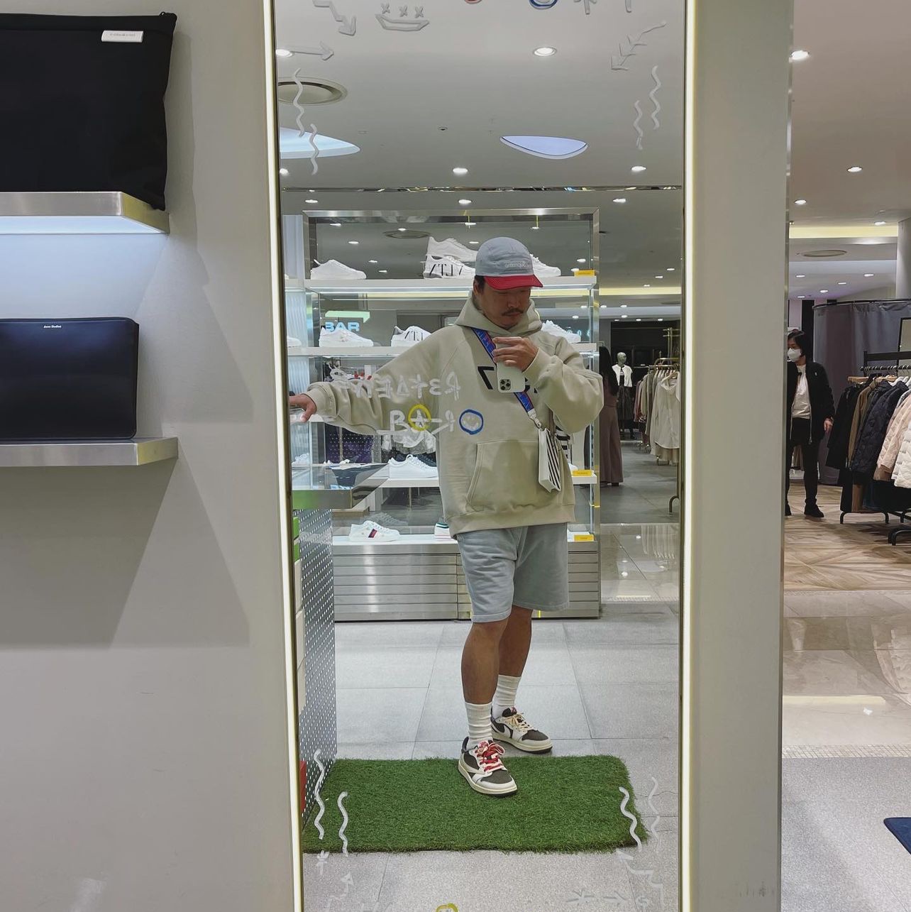 eathan_han (@eathan_han) 님의 게시물 | KREAM