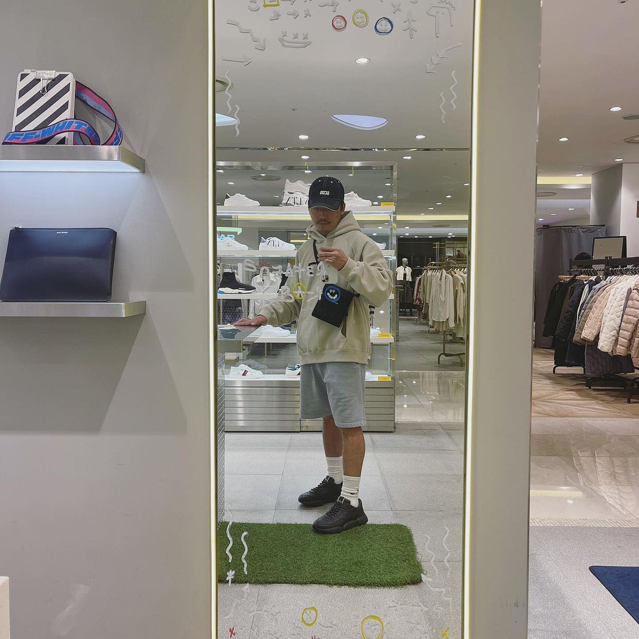 eathan_han (@eathan_han) 님의 게시물 | KREAM