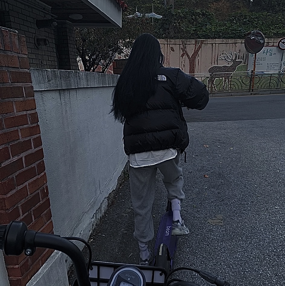 @jhhey93) 님의 게시물 | KREAM