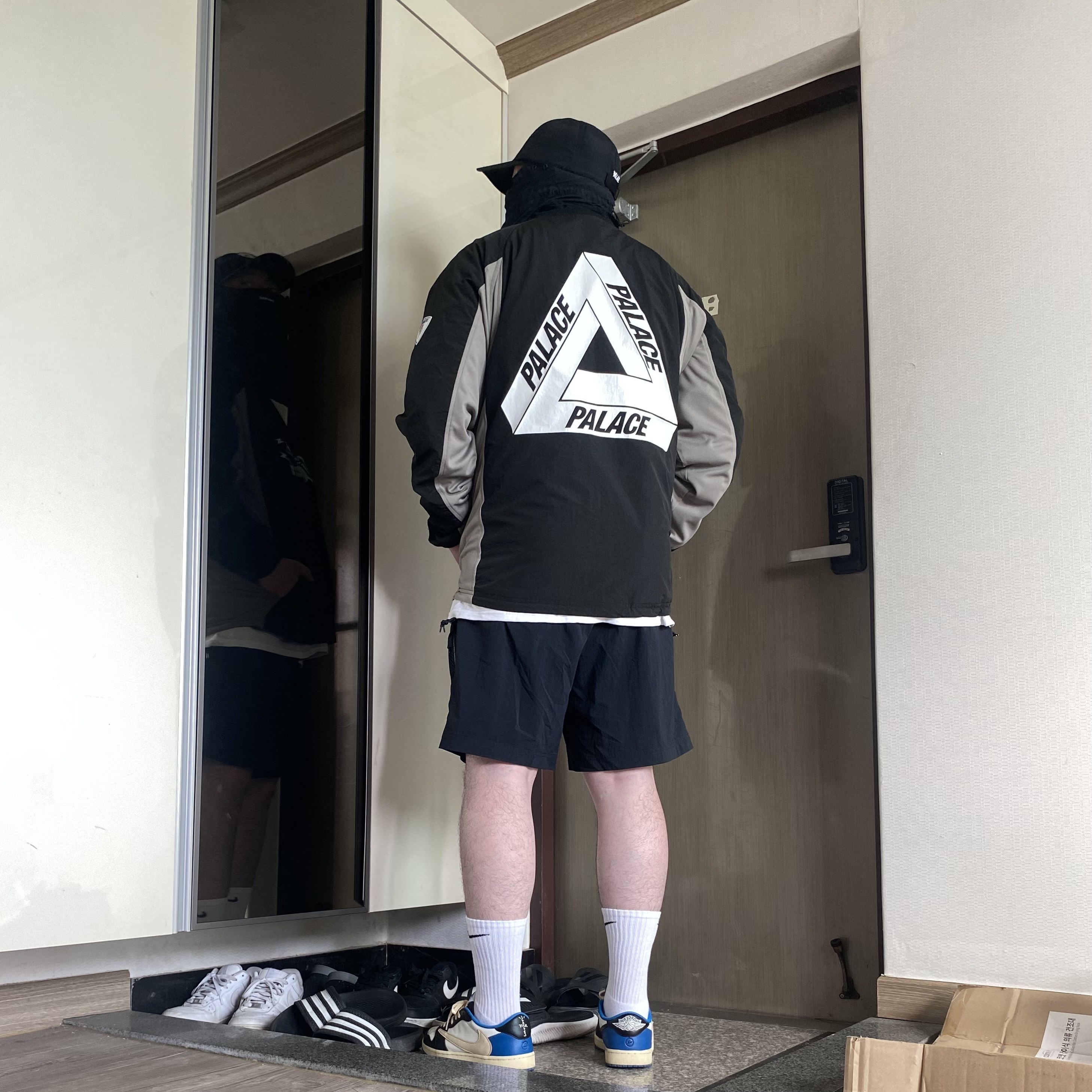 일당백 (@hi._.bye) 님의 게시물 | KREAM