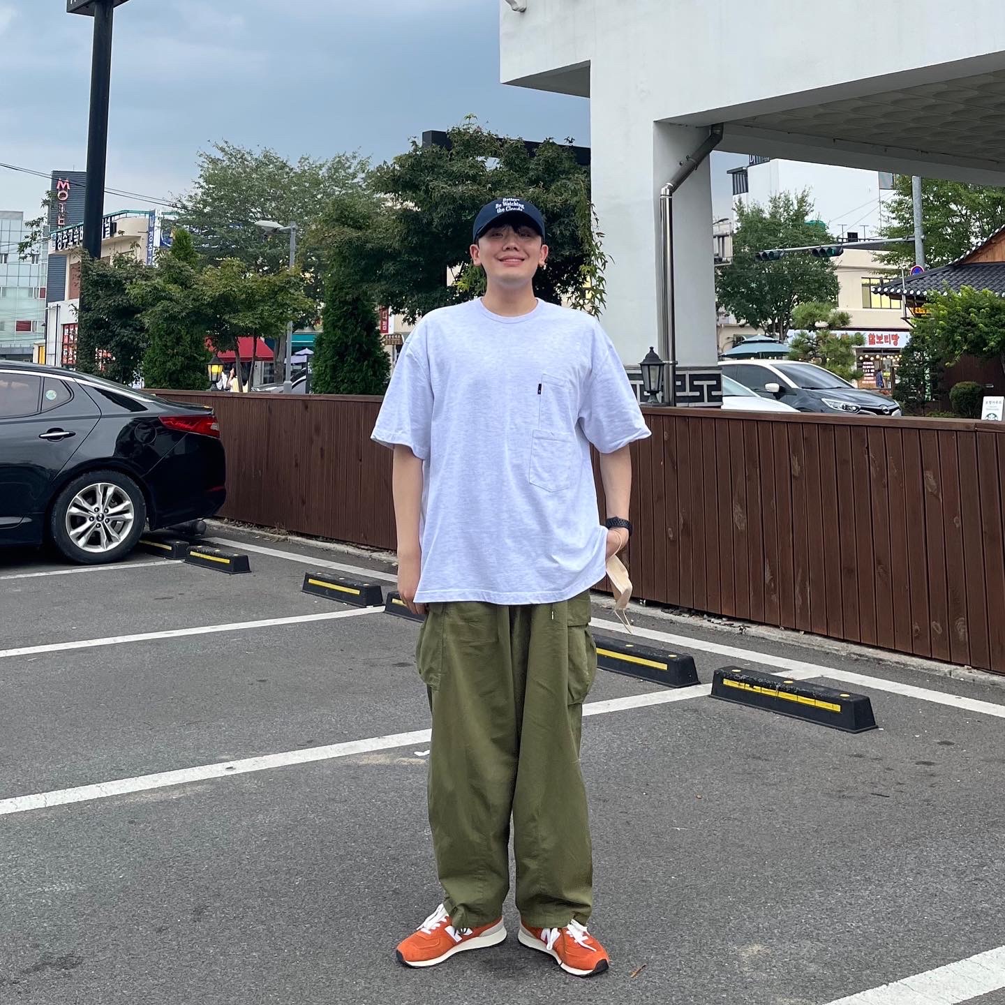 창식이 (@thiswindowhh) 님의 게시물 | KREAM