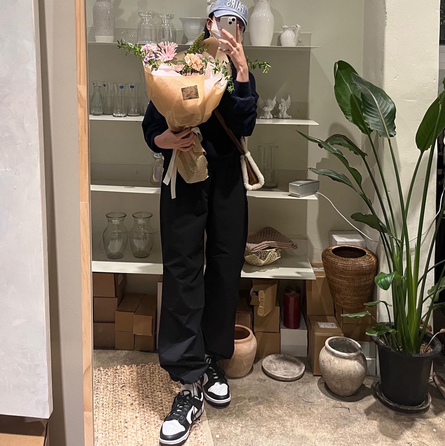 유니니 (@unninni) 님의 게시물 | KREAM