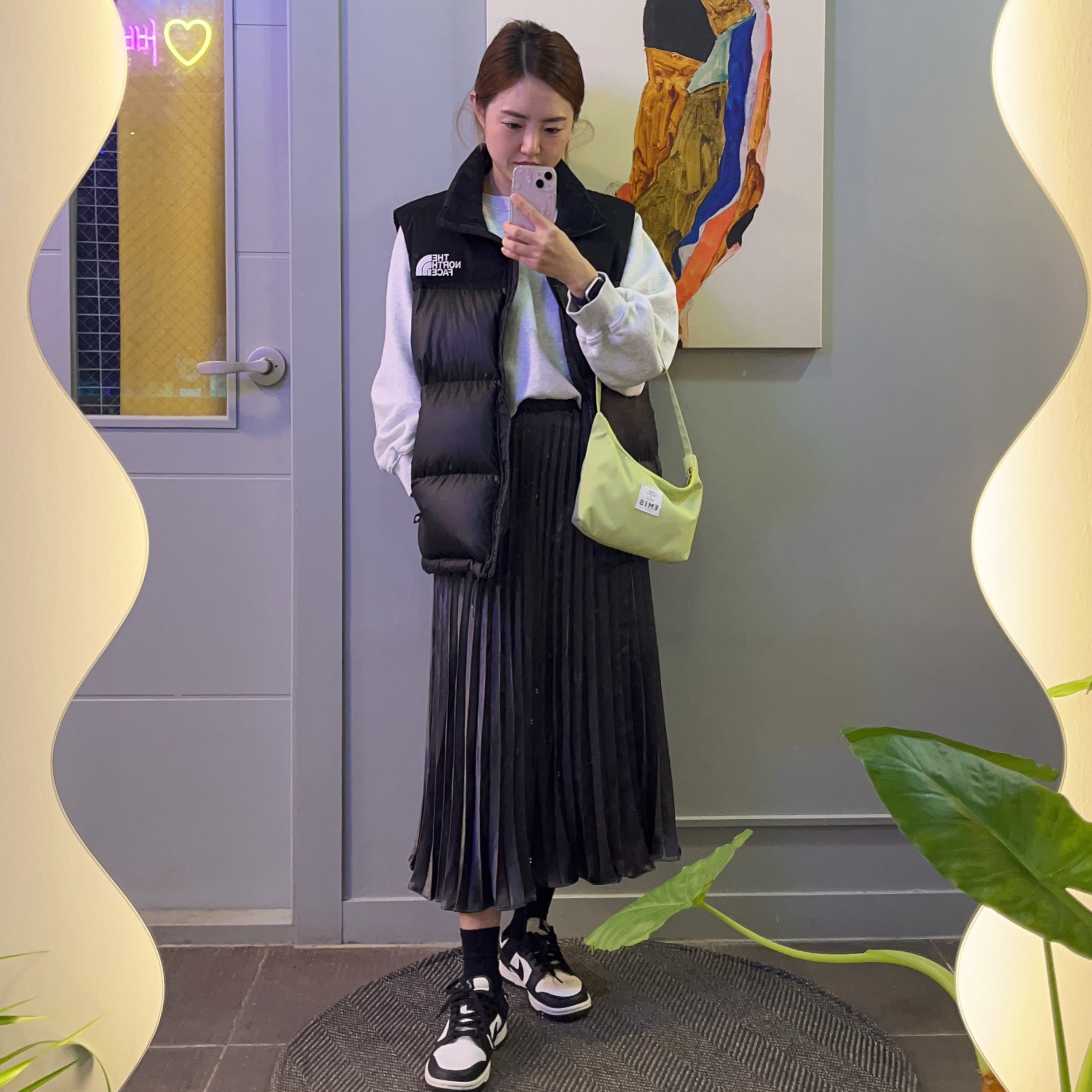 김민희 (@alslal_) 님의 게시물 | KREAM