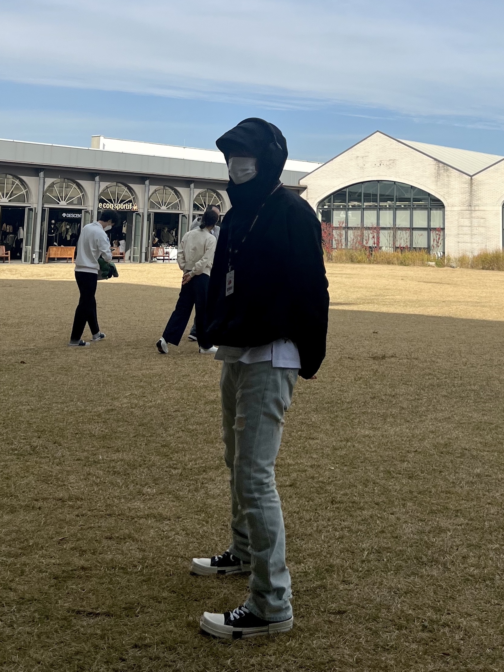 섬 언 (@sese_x) 님의 게시물 | KREAM