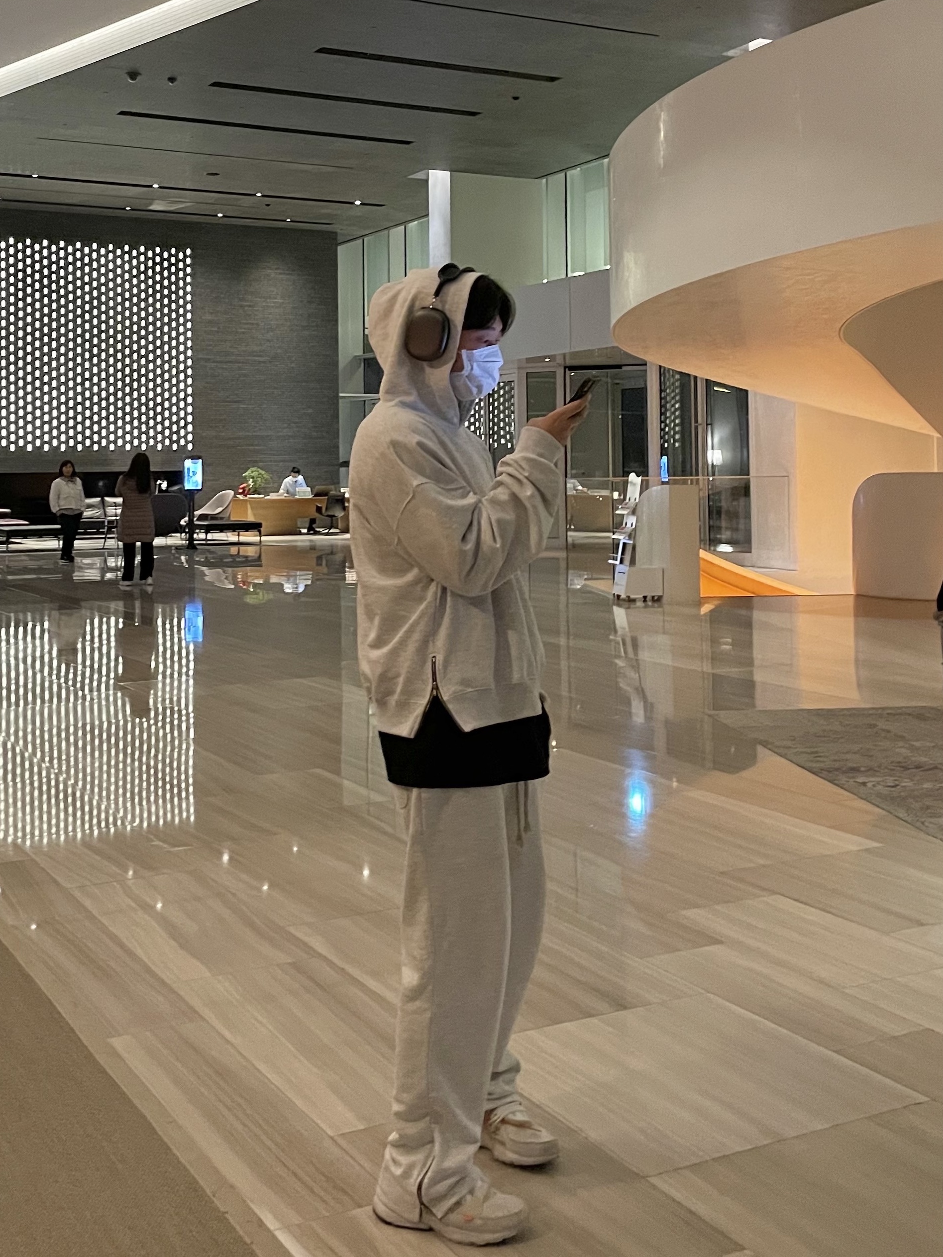 kyun_zzang (@kyun_zzang) 님의 게시물 | KREAM