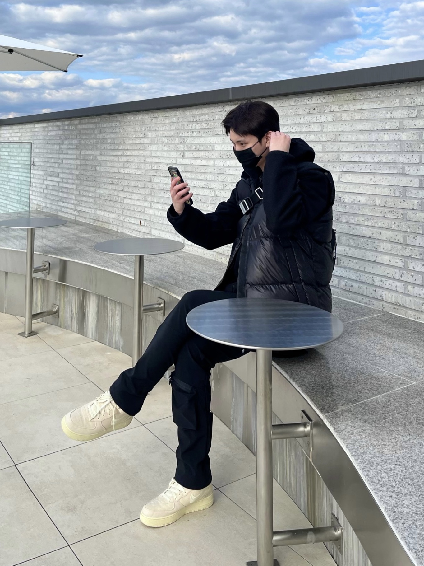 @𝙜𝙠𝙖𝙬𝙡𝙜𝙣𝙨(𝙎𝙝... (@gkawlgns) 님의 게시물 | KREAM