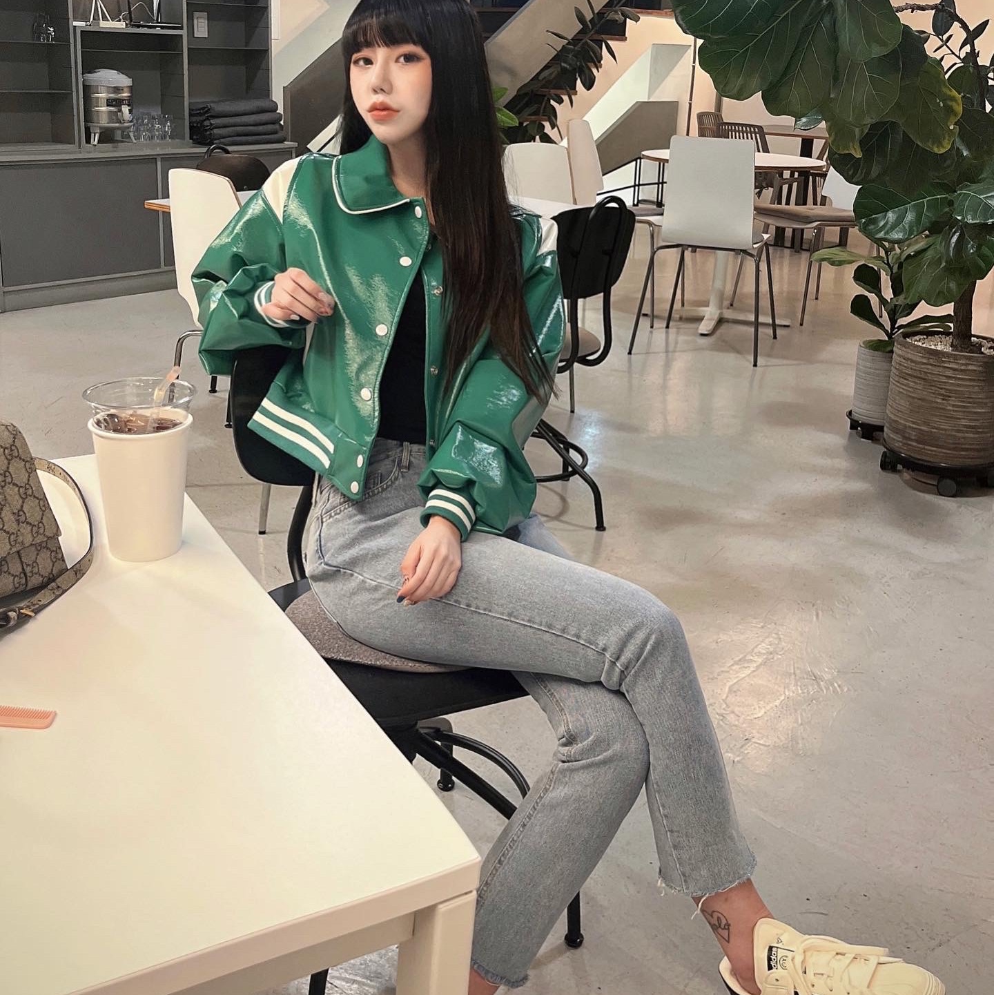 insta @h.aons (@h.aons) 님의 게시물 | KREAM