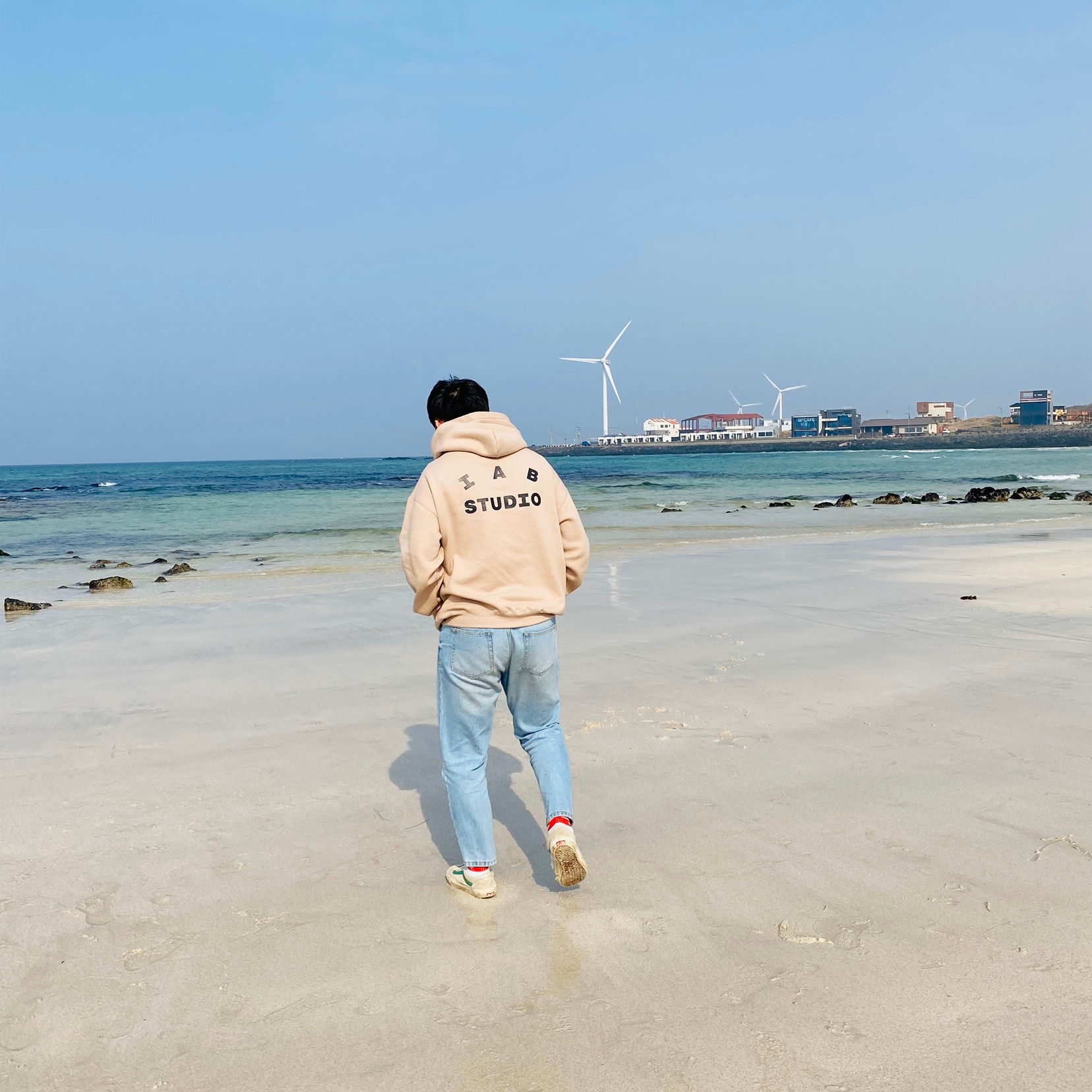 뿅 (@overrrun) 님의 게시물 | KREAM