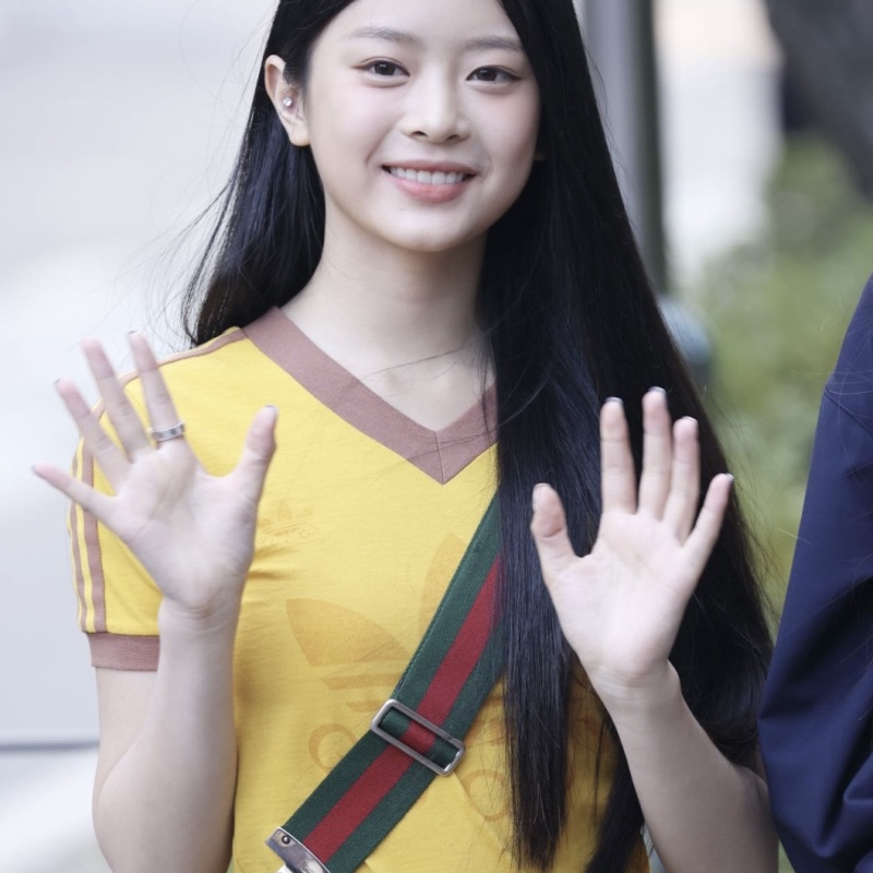 파마니 (@bunnies) 님의 게시물 | KREAM