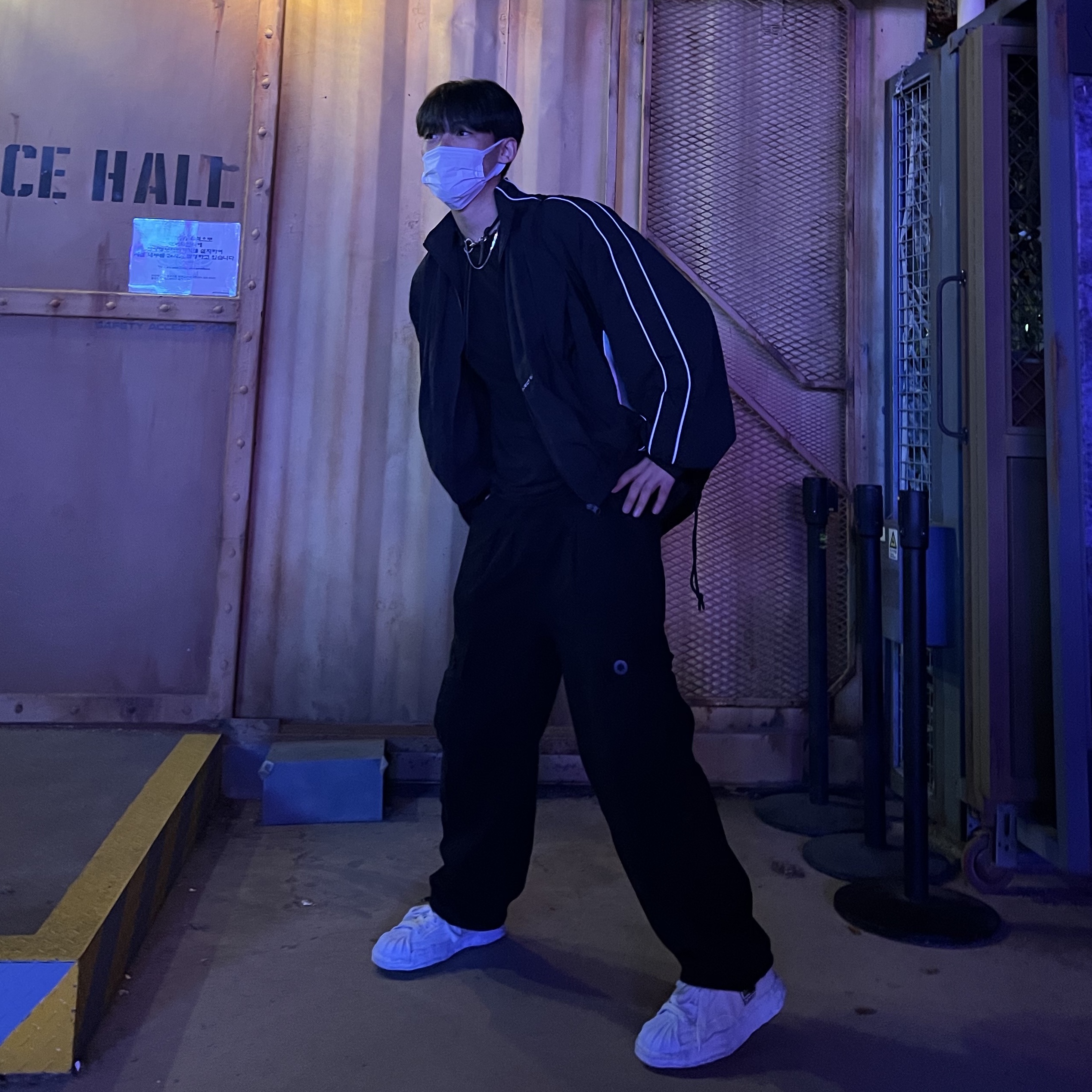 섬 언 (@sese_x) 님의 게시물 | KREAM