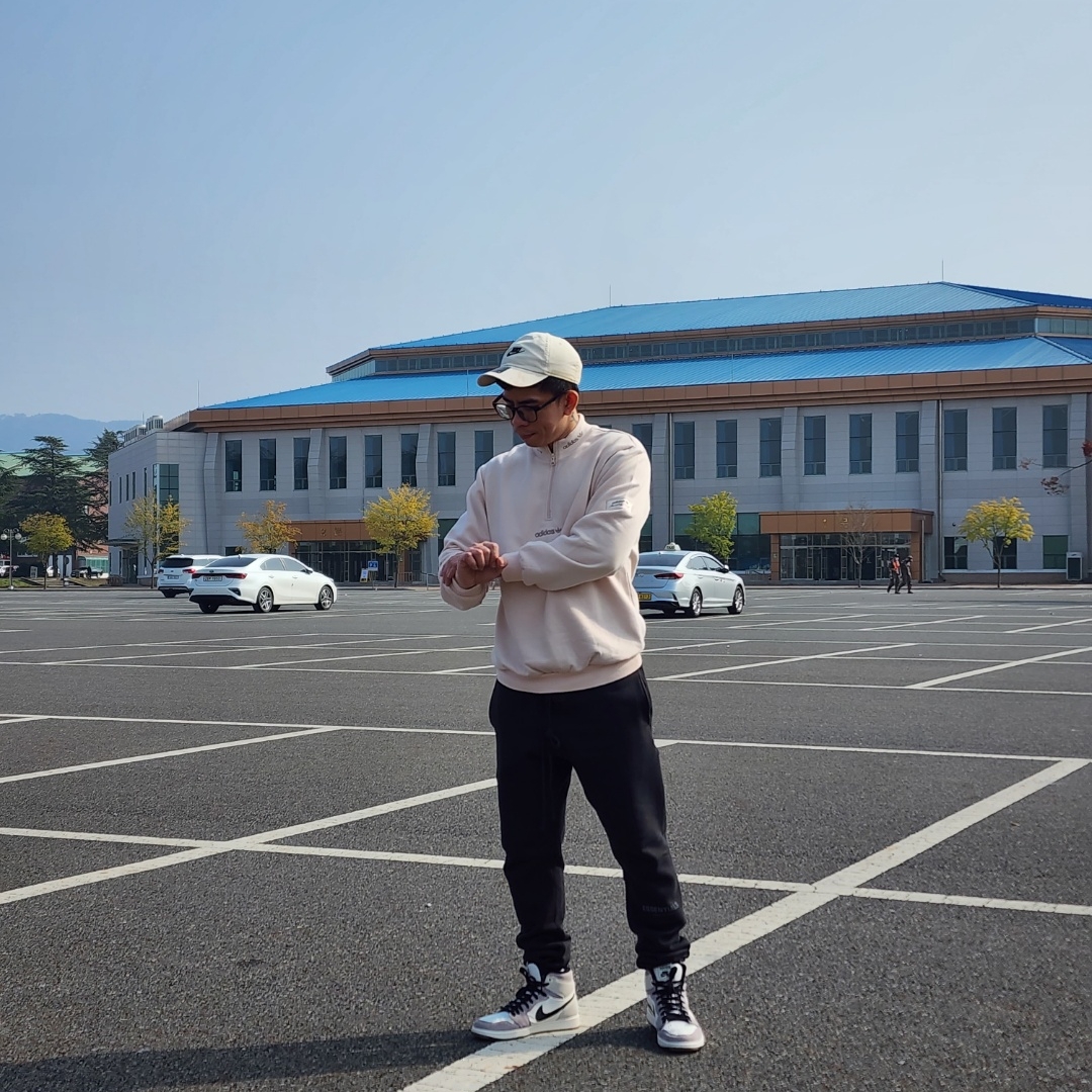 sandro_kosa (@specz) 님의 게시물 | KREAM