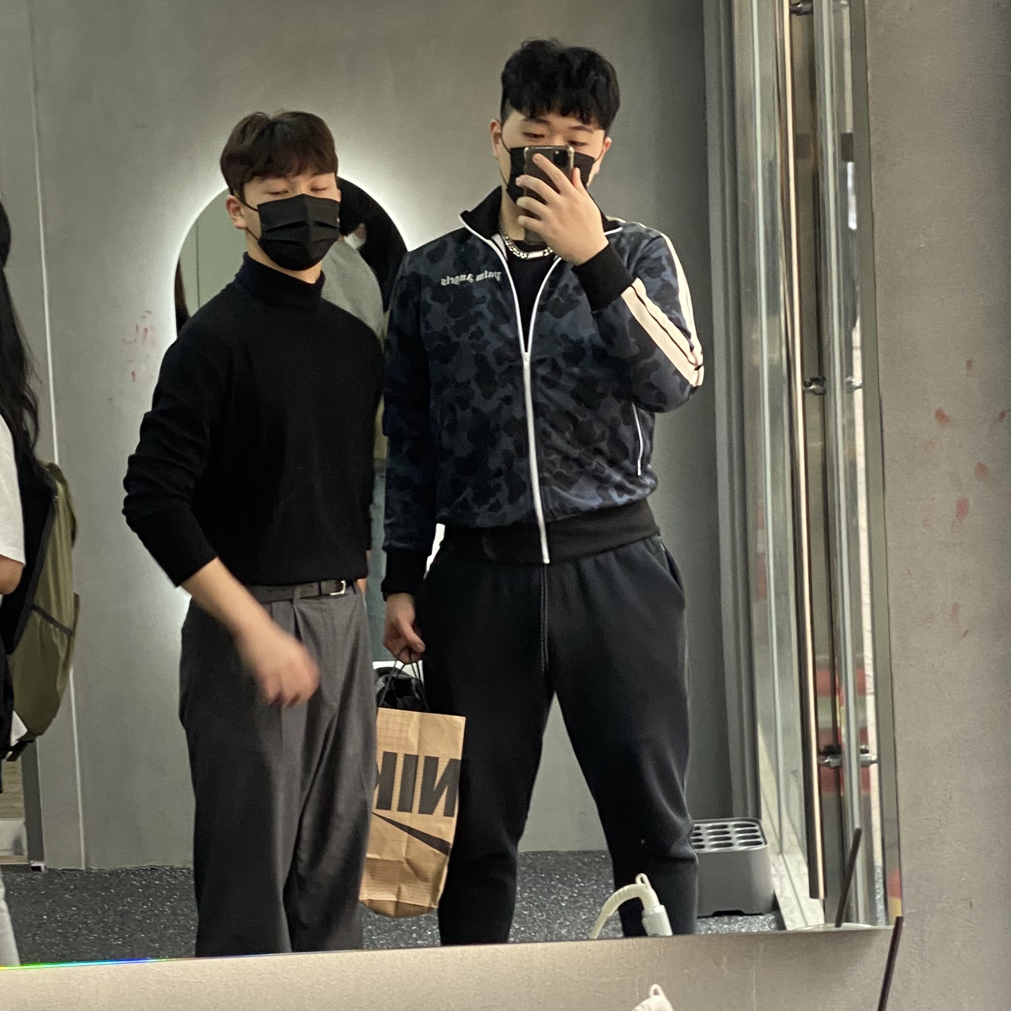 yyyjjj644821 (@yj_laurant) 님의 게시물 | KREAM