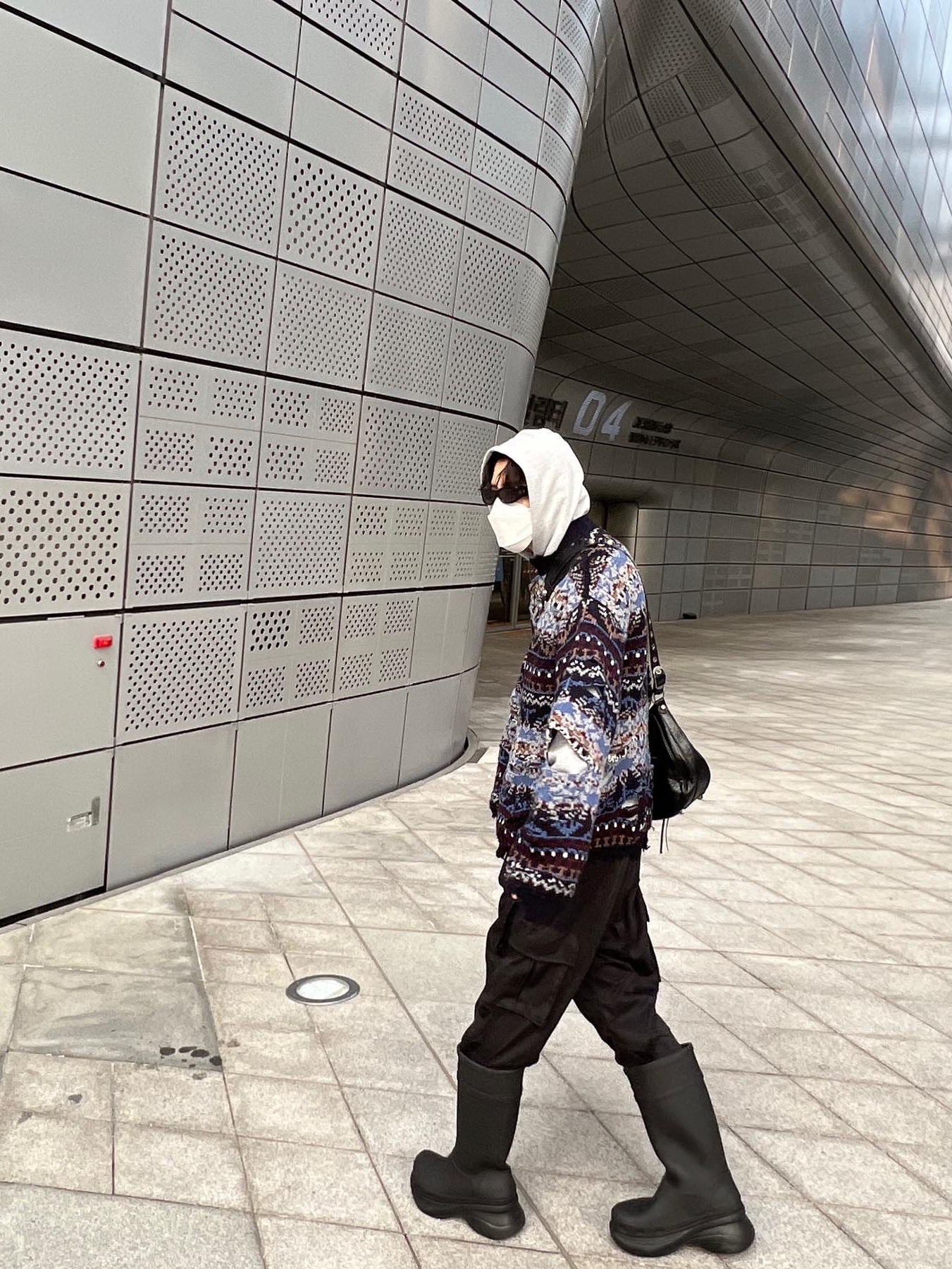 유학 (@uximonee) 님의 게시물 | KREAM