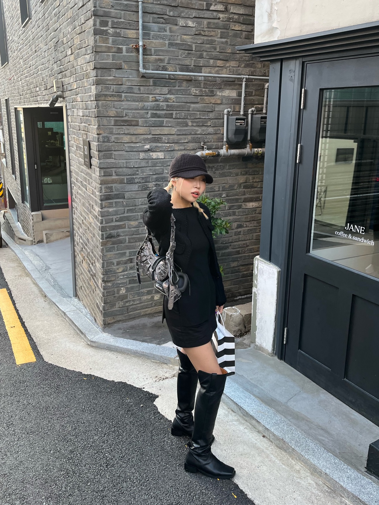 설아 (@ojos_limpios) 님의 게시물 | KREAM