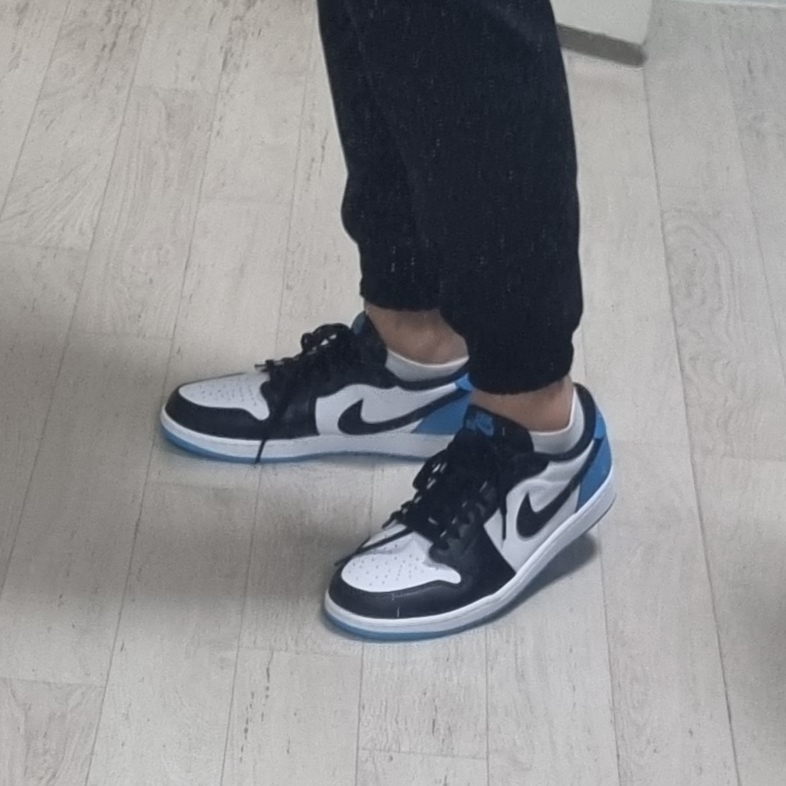 준 (@xiz_jun) 님의 게시물 | KREAM