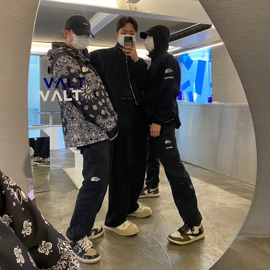 (@latenight) 님의 게시물 | KREAM