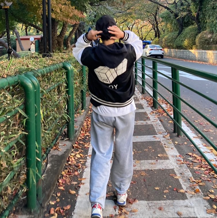 배준범 (@xxxzunbb) 님의 게시물 | KREAM