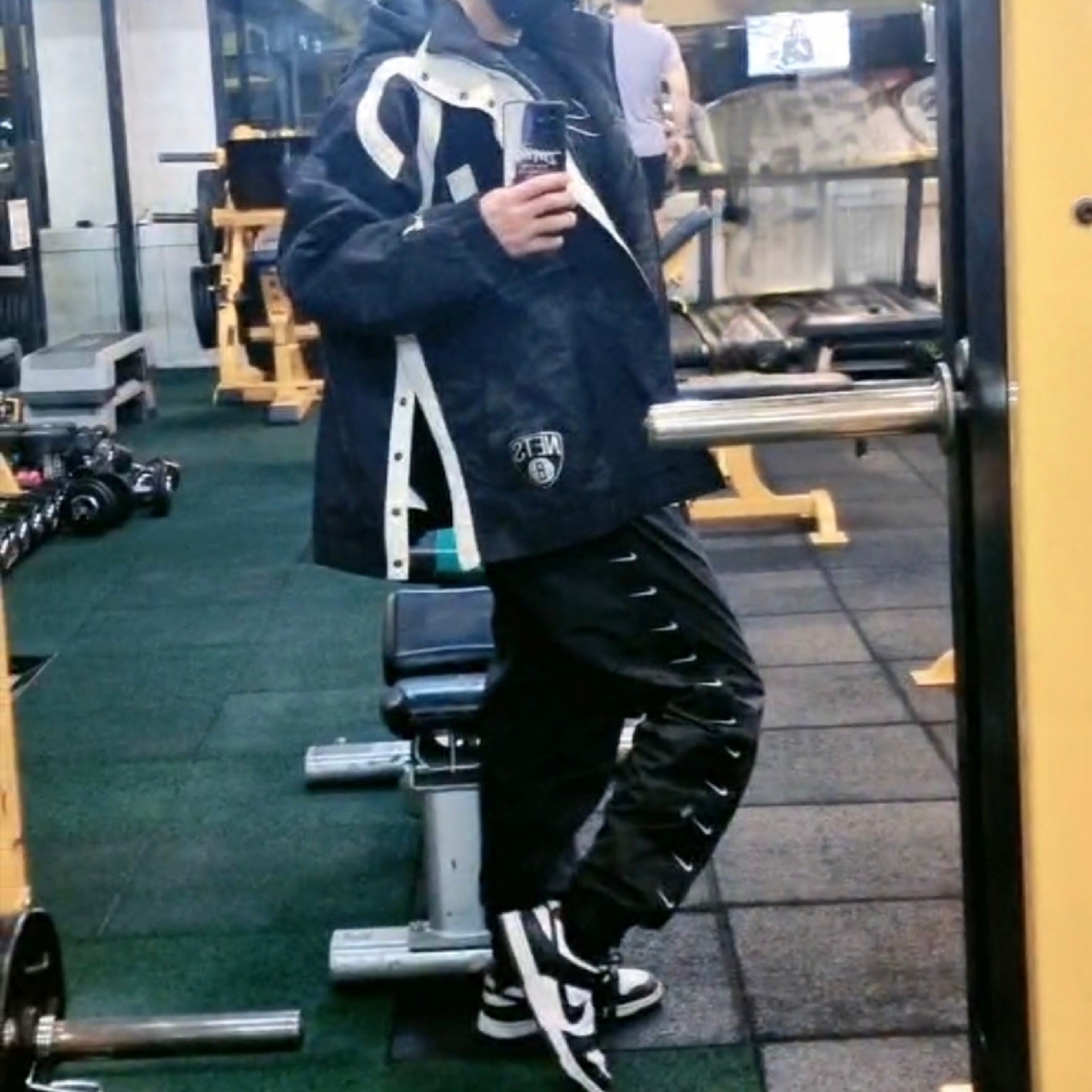 (@jong7759) 님의 게시물 | KREAM