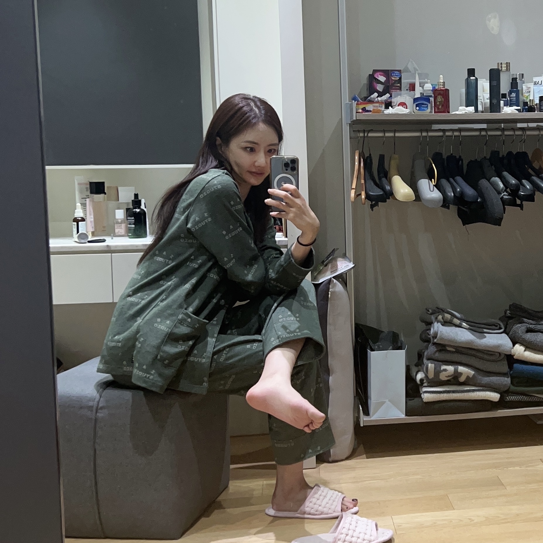 cece (@chloecc) 님의 게시물 | KREAM