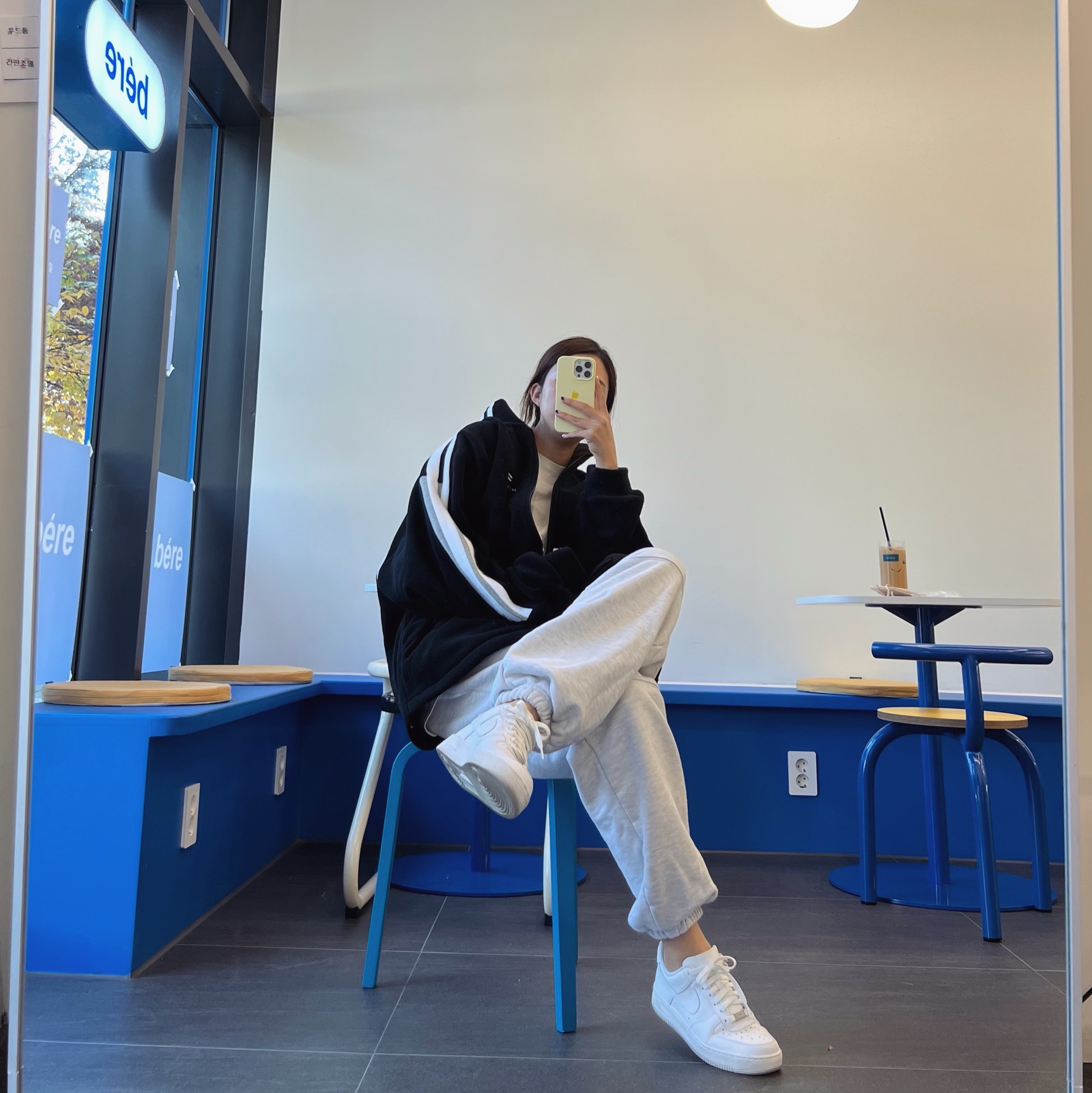 💜💙🤍💛 ️🤎💚🖤🧡 (@240c_m) 님의 게시물 | KREAM