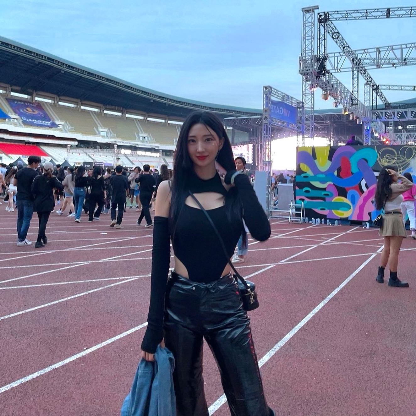 히릿 (@venushlove) 님의 게시물 | KREAM