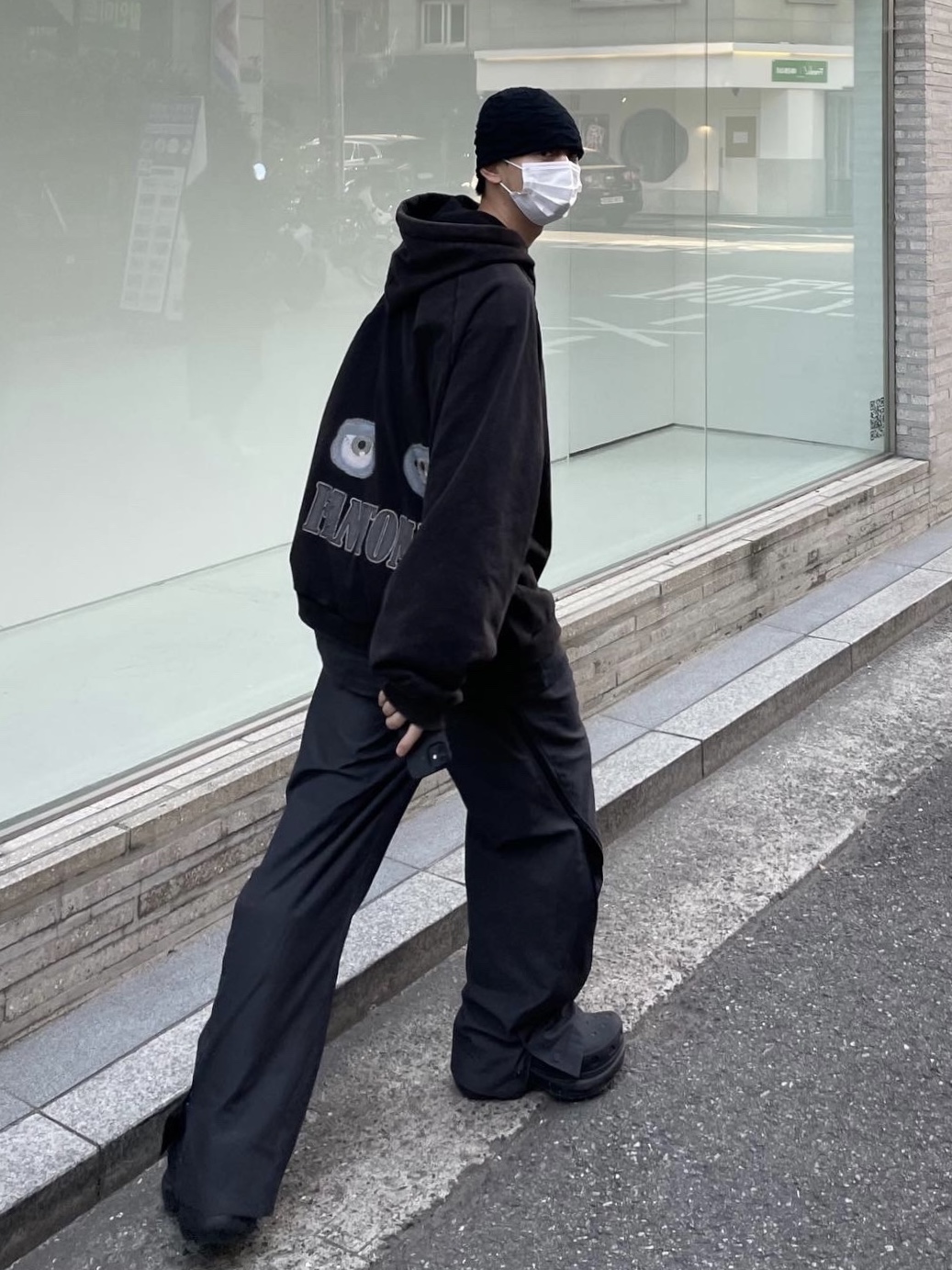 소코년 (@sonyunko) 님의 게시물 | KREAM