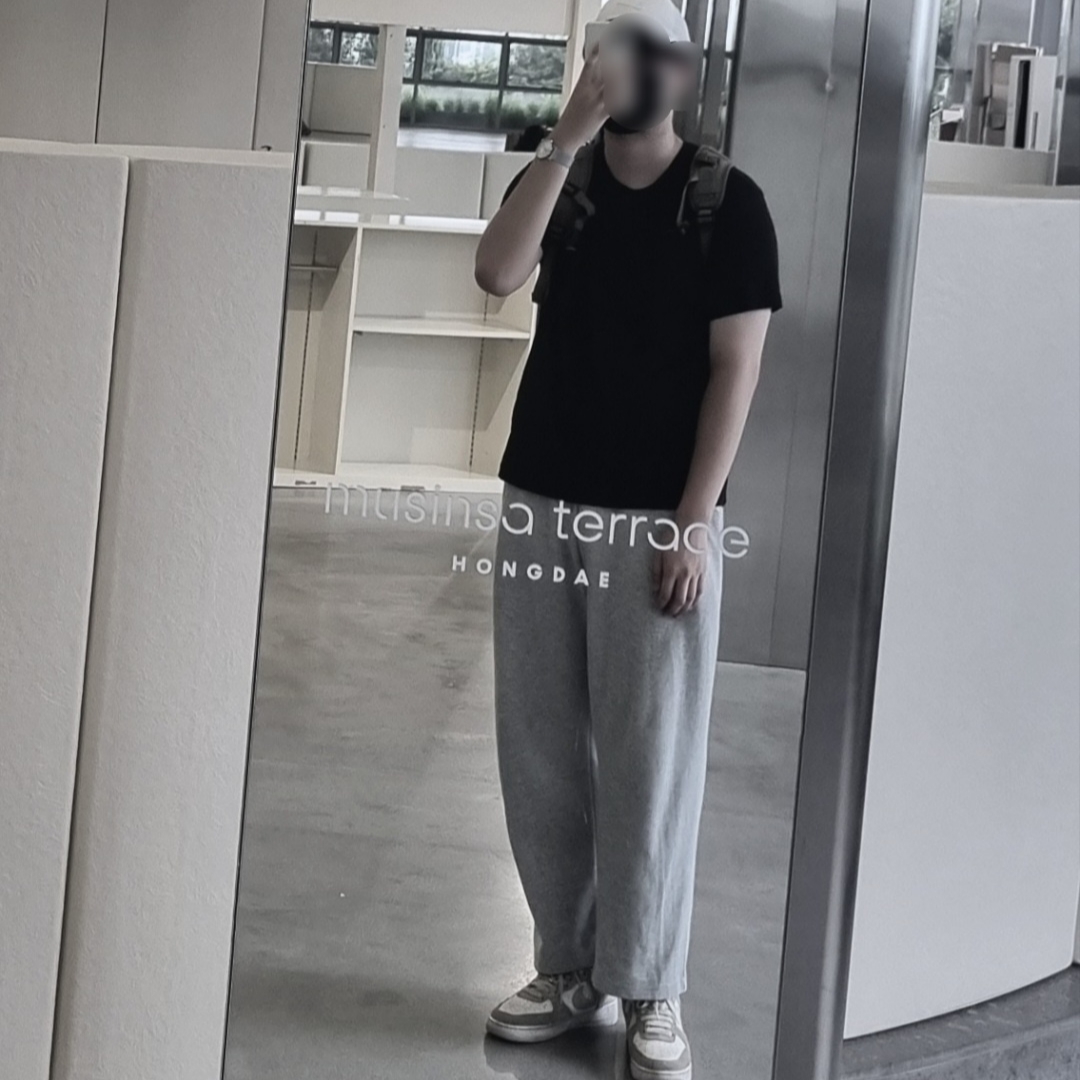 준 (@xiz_jun) 님의 게시물 | KREAM