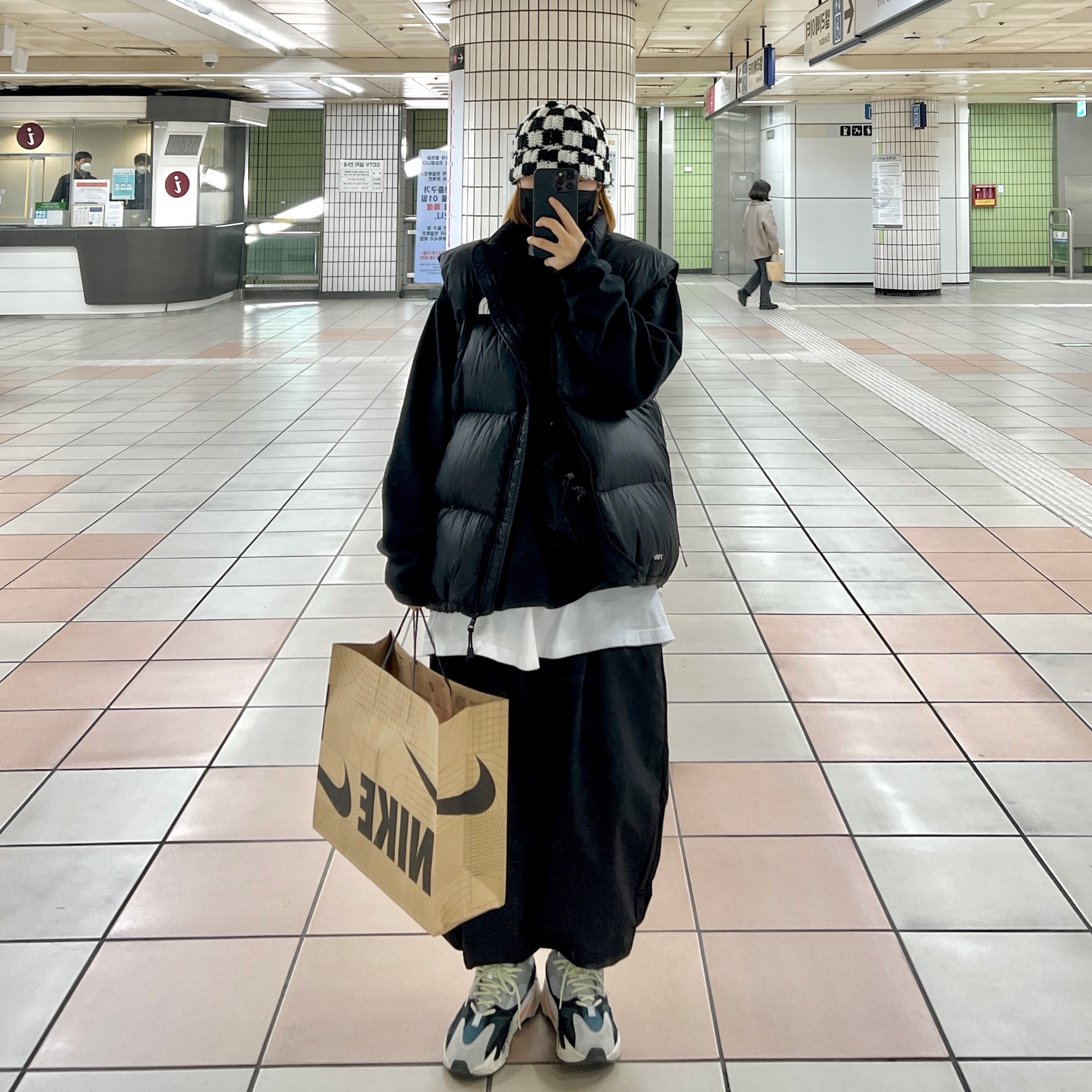 윰 (@yooooooooooomi) 님의 게시물 | KREAM