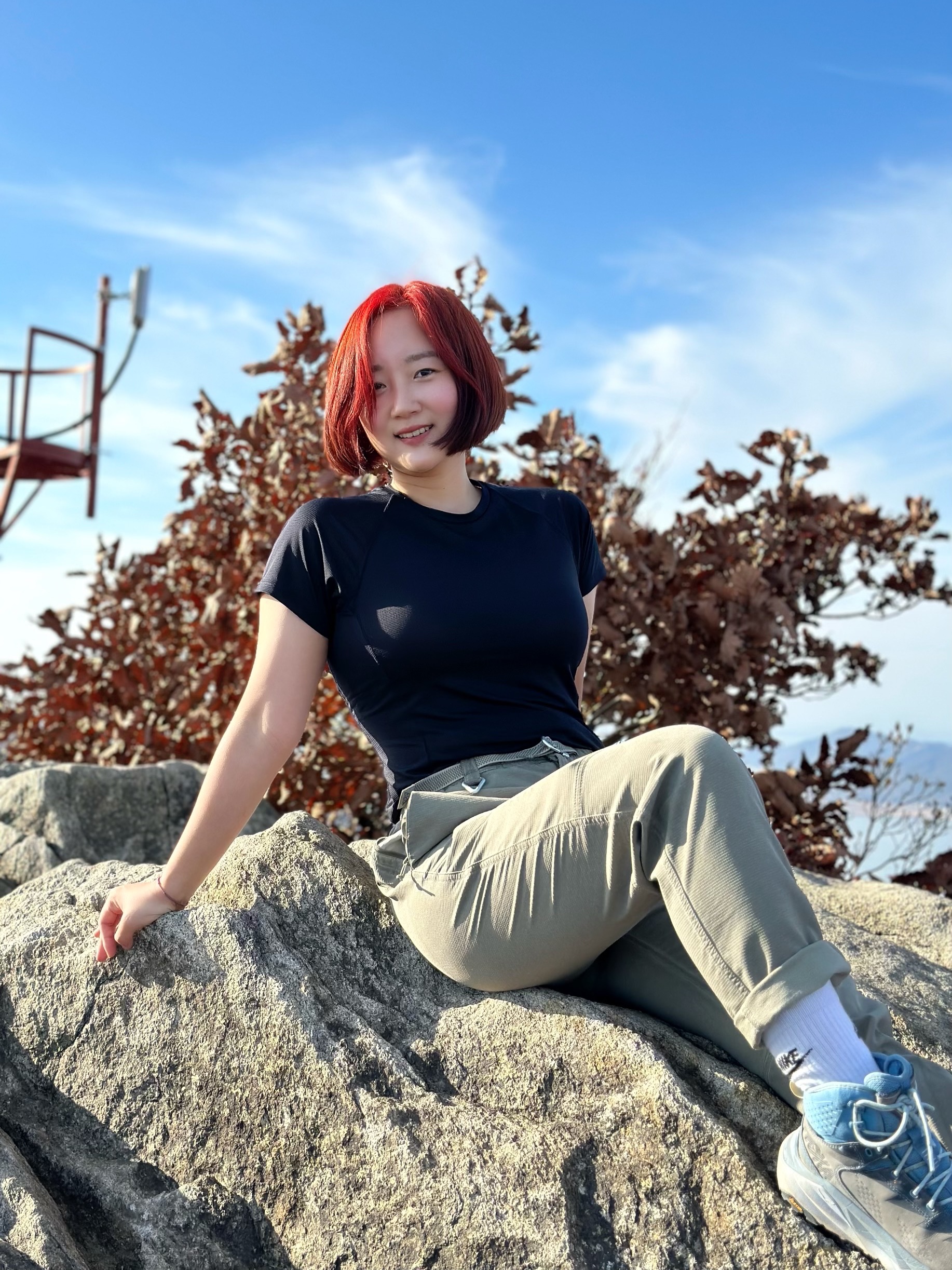 고운 (@plz_no_rain) 님의 게시물 | KREAM