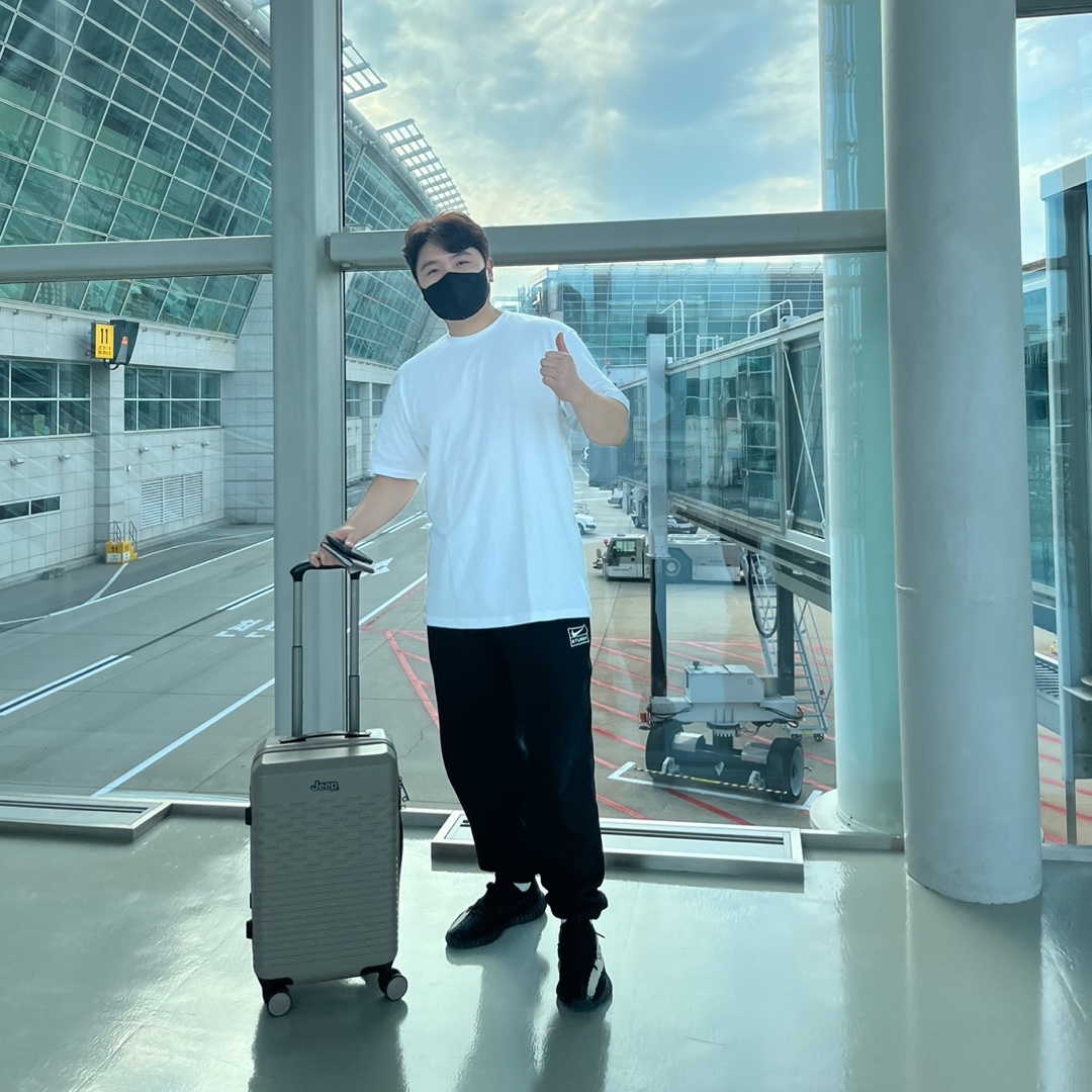 (@rookie_jin) 님의 게시물 | KREAM