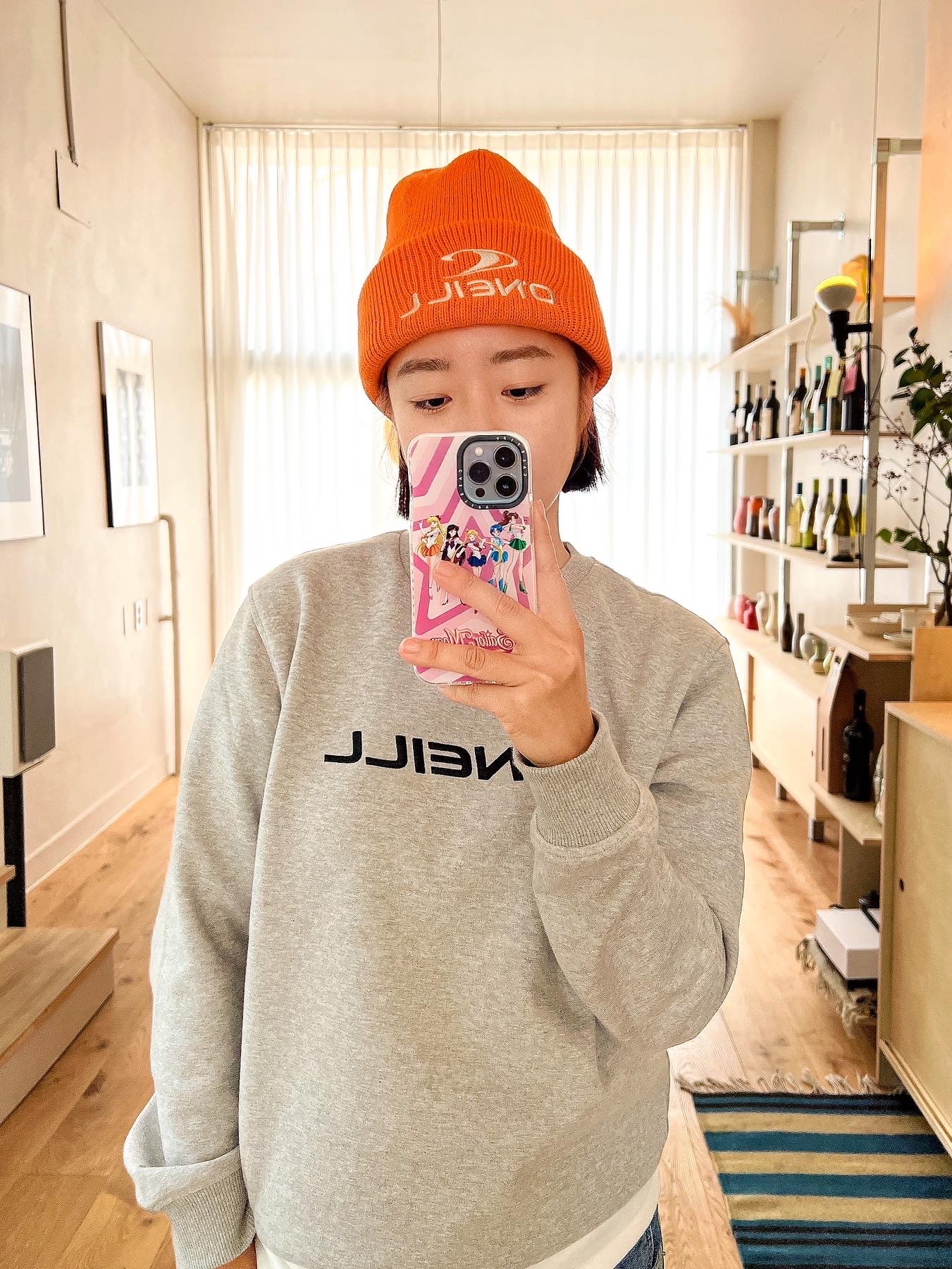 고운 (@plz_no_rain) 님의 게시물 | KREAM