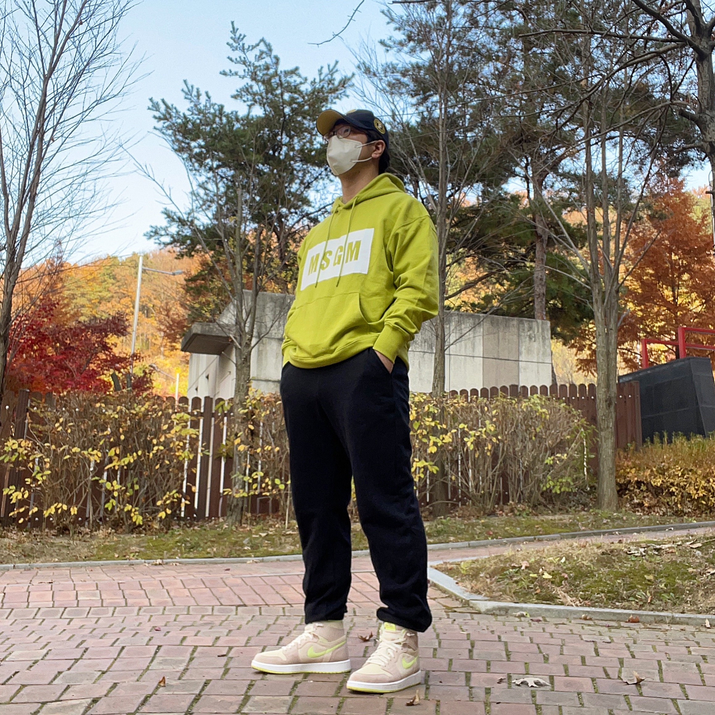 Lee (@artera) 님의 게시물 | KREAM