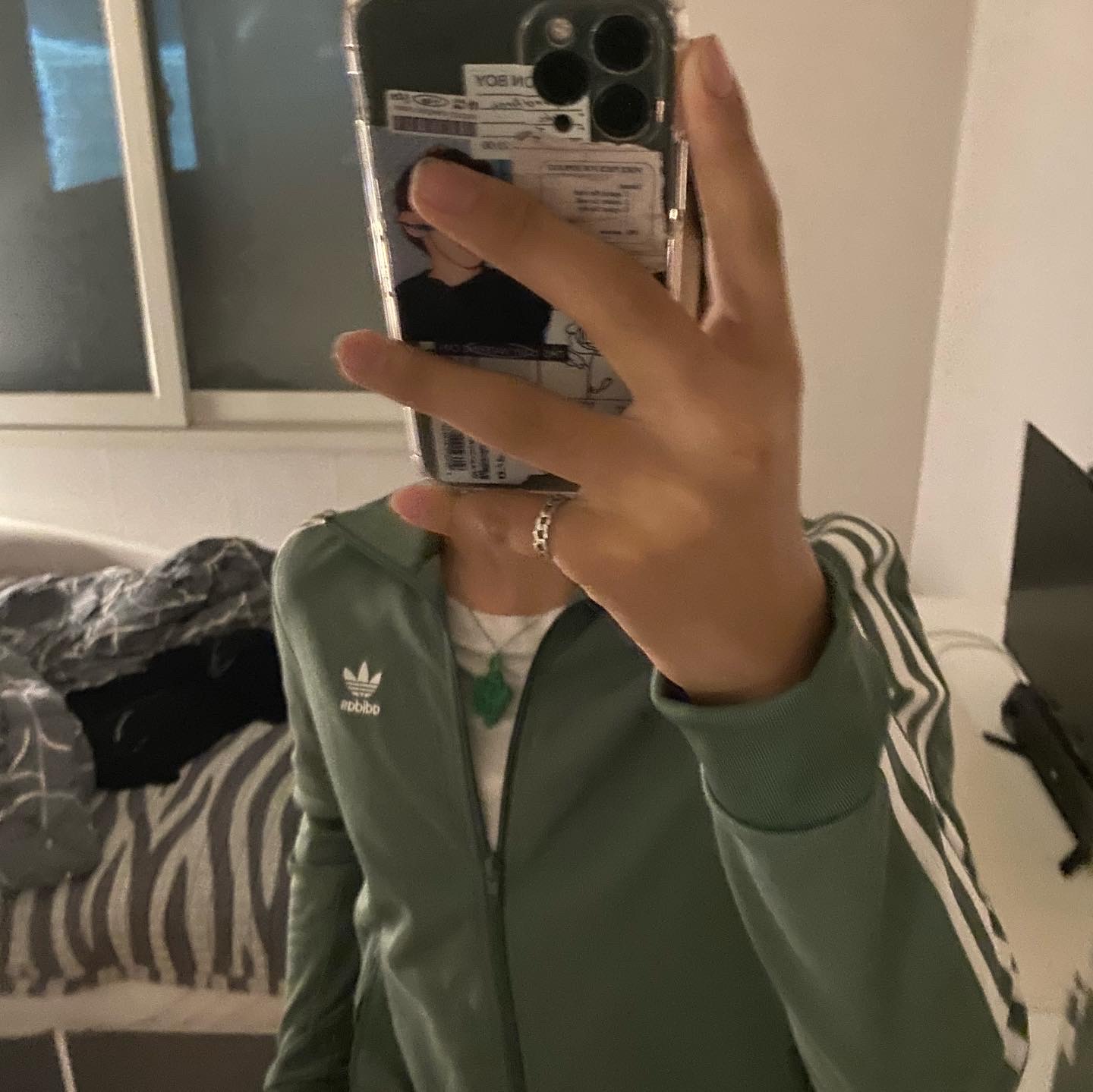 조창우 (@xhanz.u) 님의 게시물 | KREAM