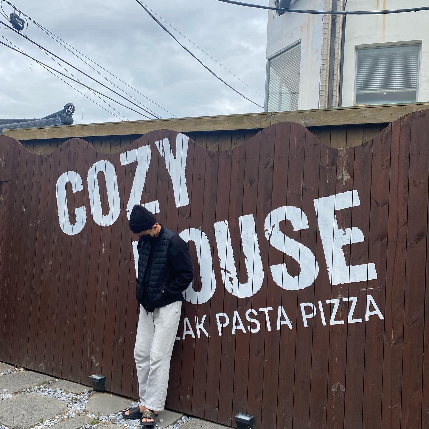 조창우 (@xhanz.u) 님의 게시물 | KREAM