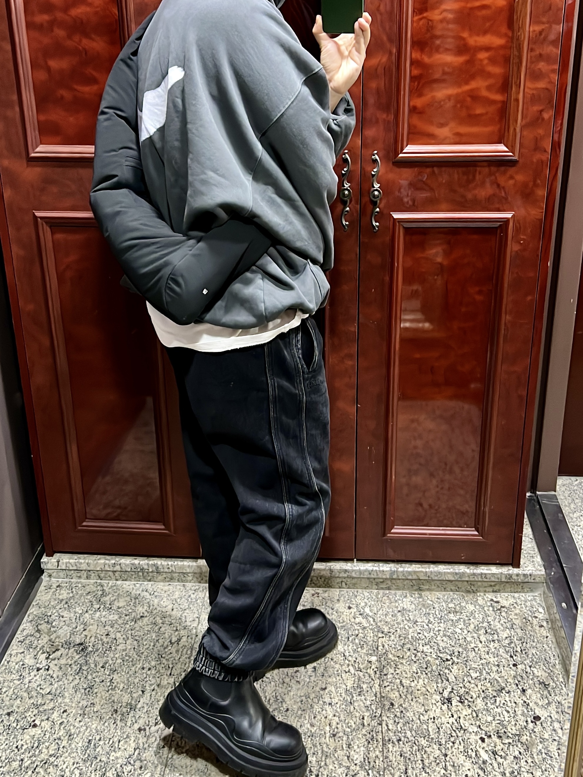 (@greatoms) 님의 게시물 | KREAM