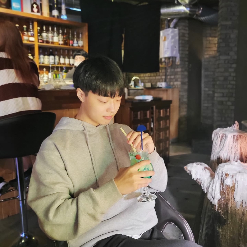 김민성 (@xacan) 님의 게시물 | KREAM