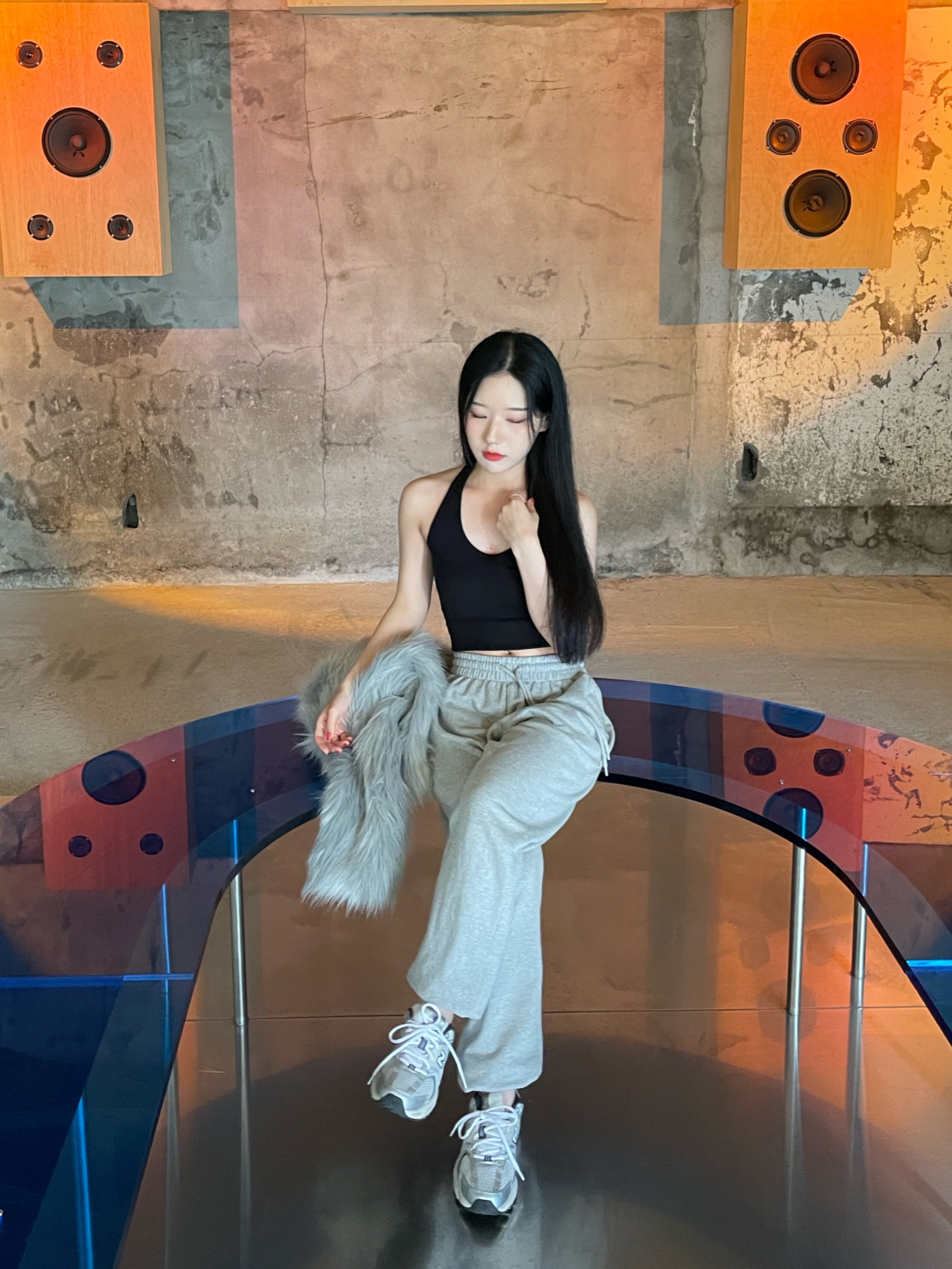 으진 (@elf_uijin) 님의 게시물 | KREAM