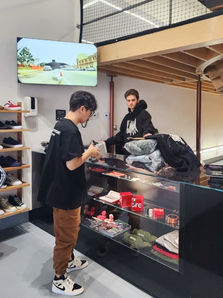 insta. chadi... (@chadi_papa) 님의 게시물 | KREAM